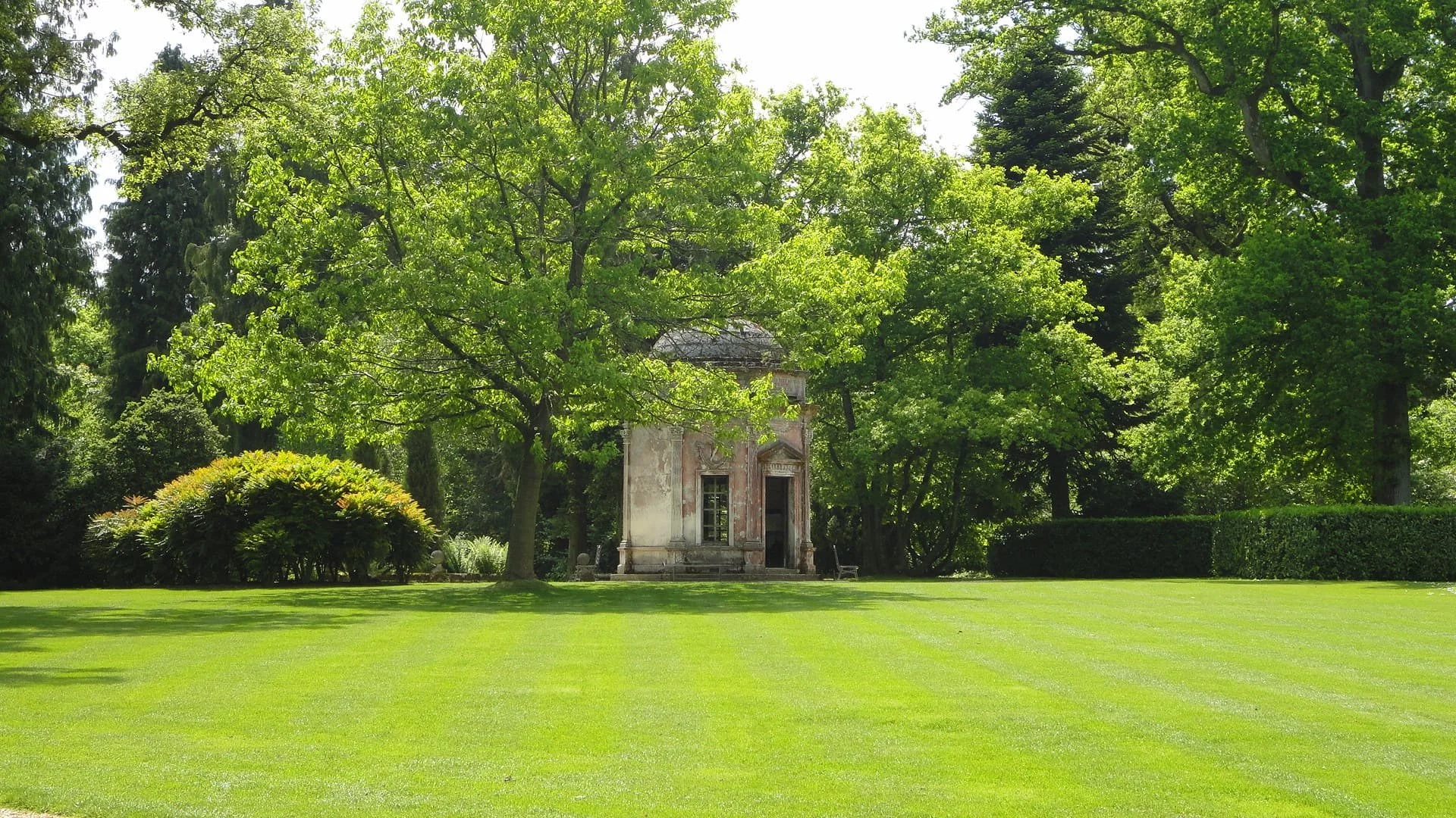 Victorian Pleasure Gardens, Wiltshire | Larmer Tree Gardens — Larmer ...