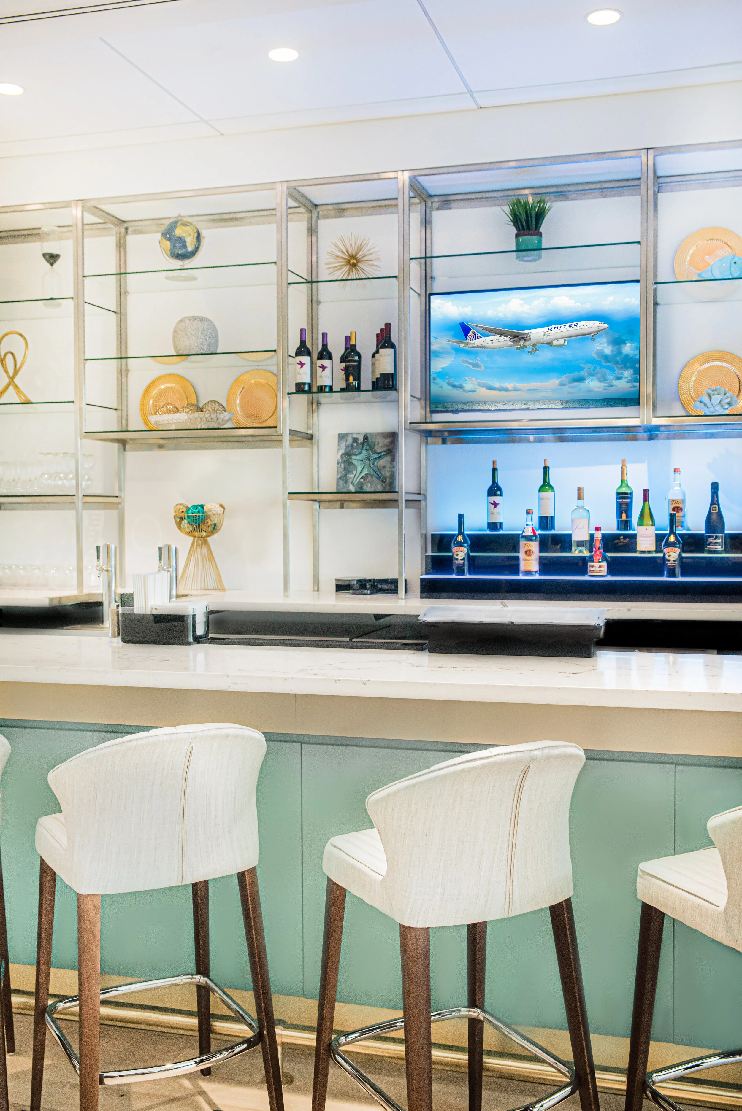 Gideon Toal Management Services | Airport Lounges