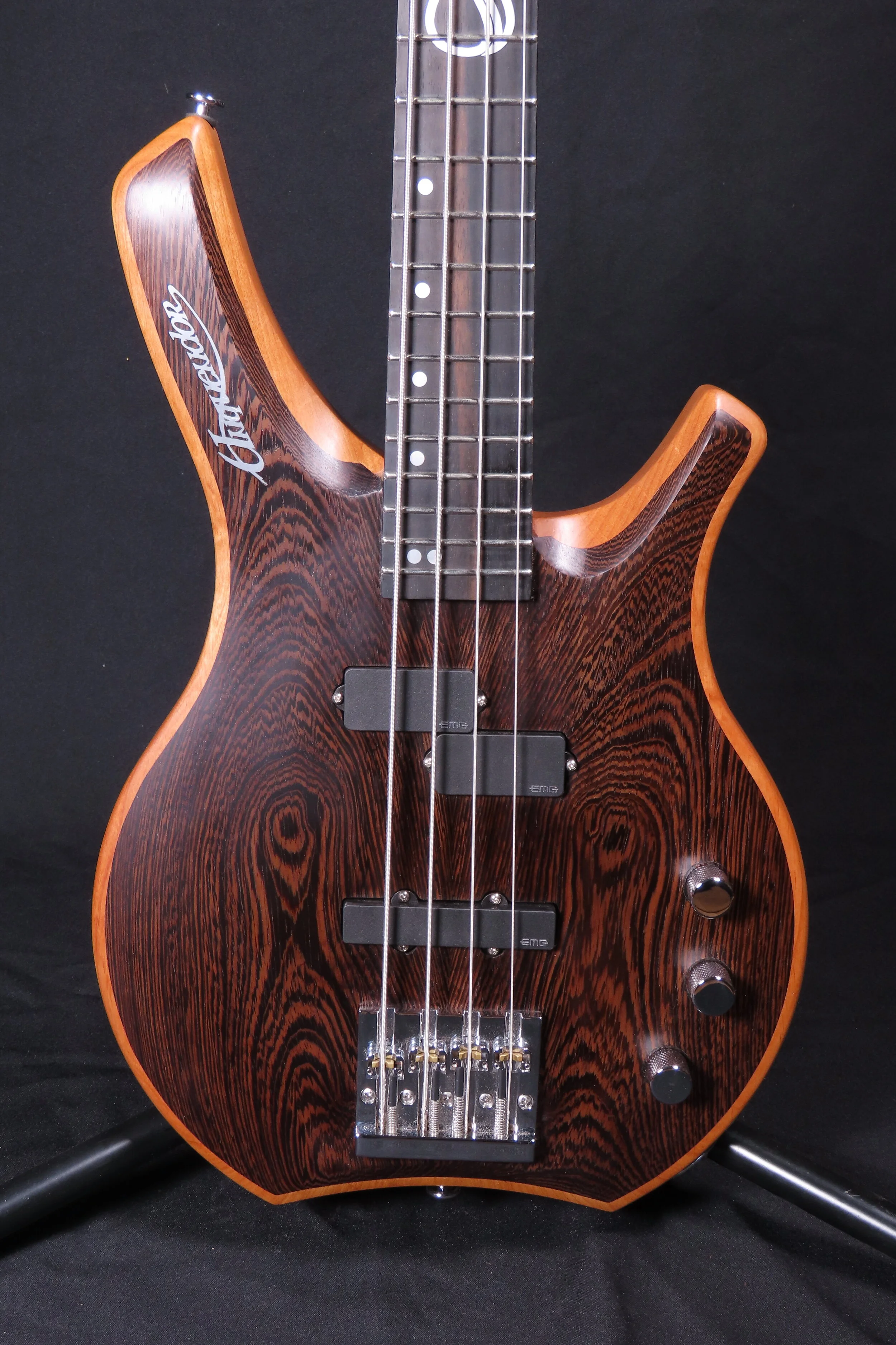 Gallery — Unquendor Guitars