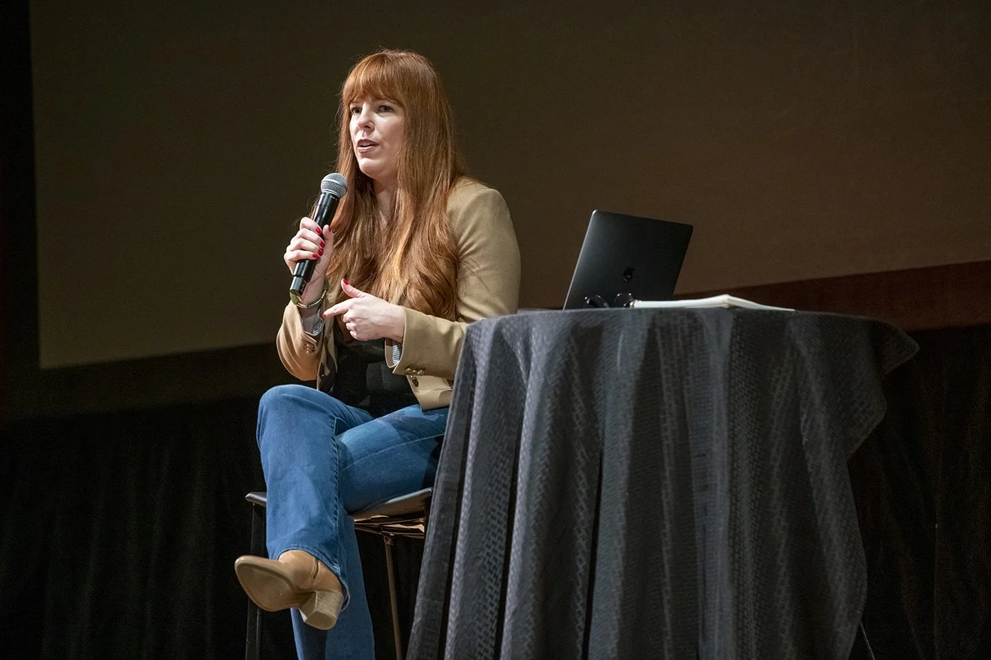 Walking With Ghosts: Real Life Hauntings With Amy Bruni