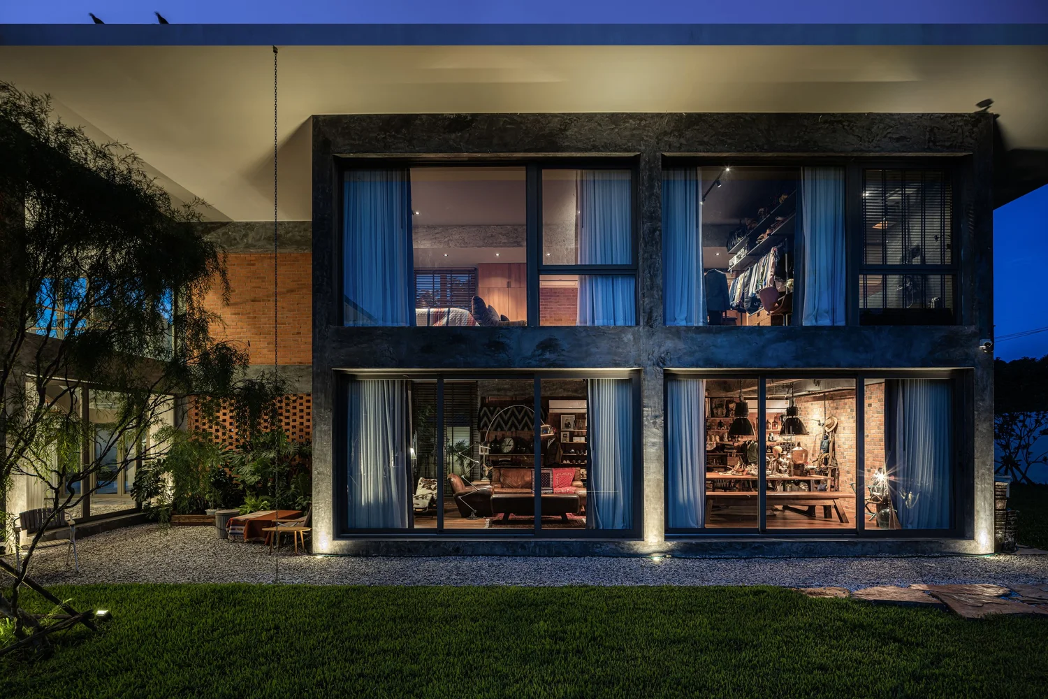 Double-L House — PAVA