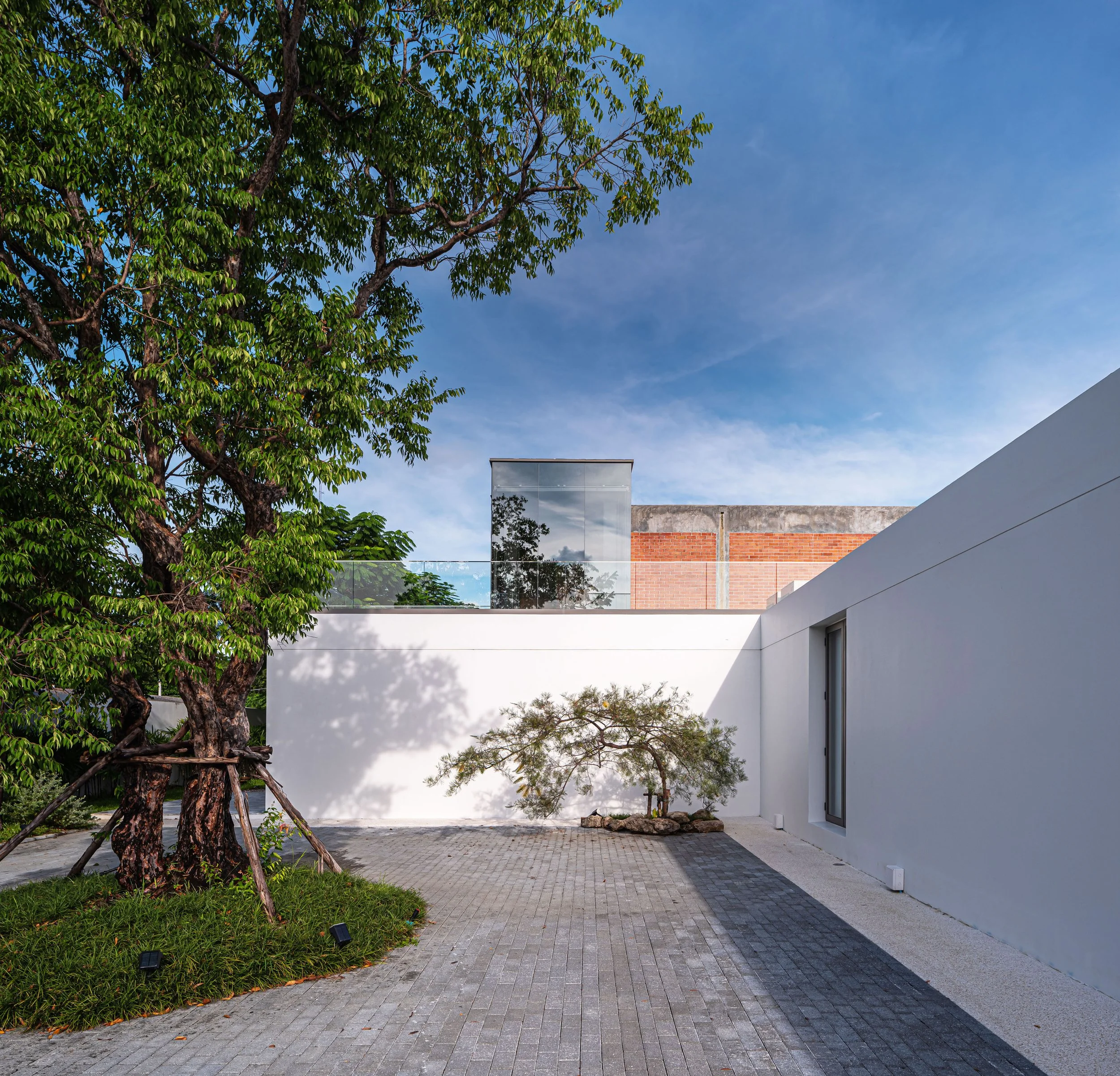 Double-L House — PAVA