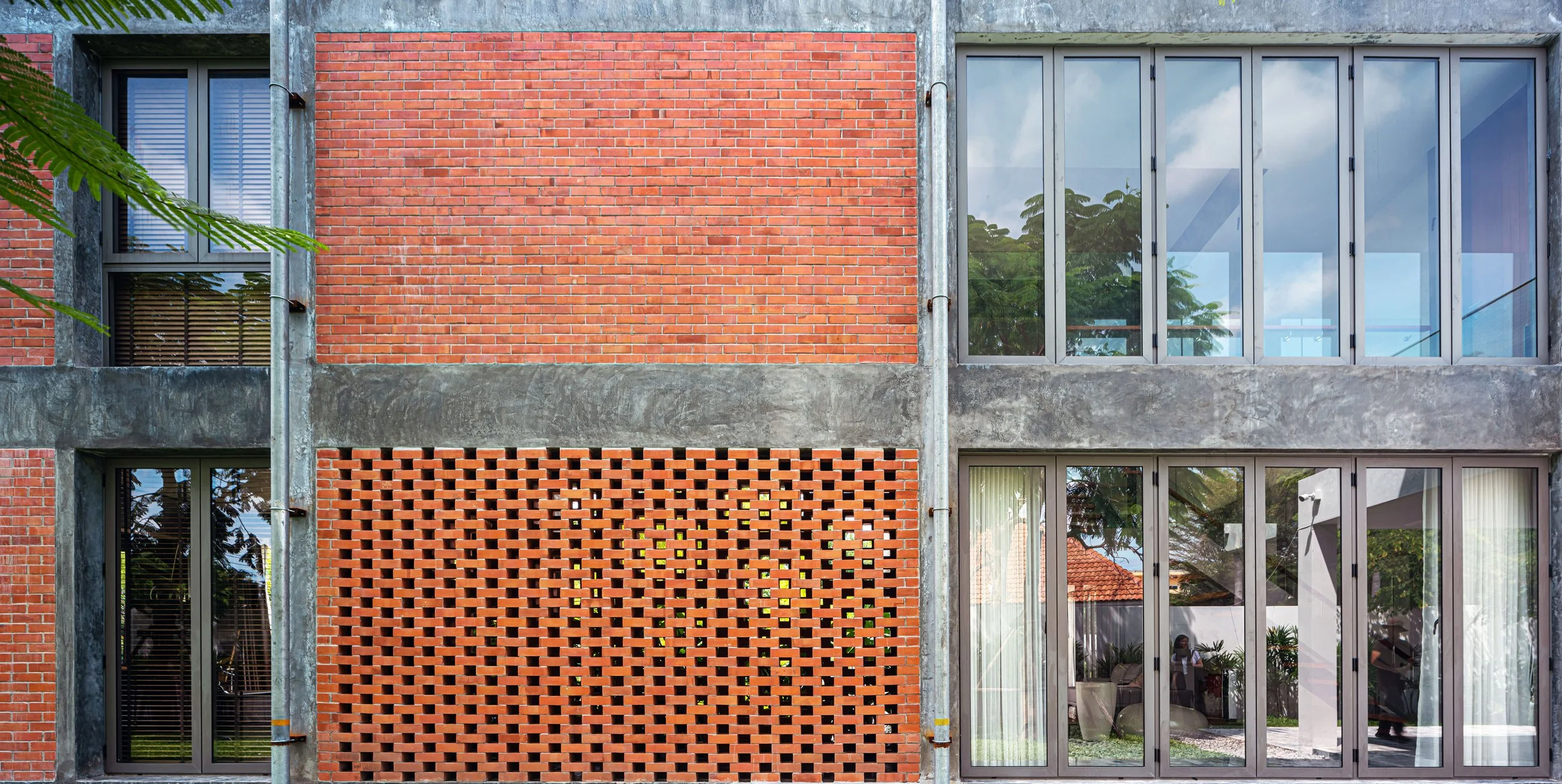 Double-L House — PAVA