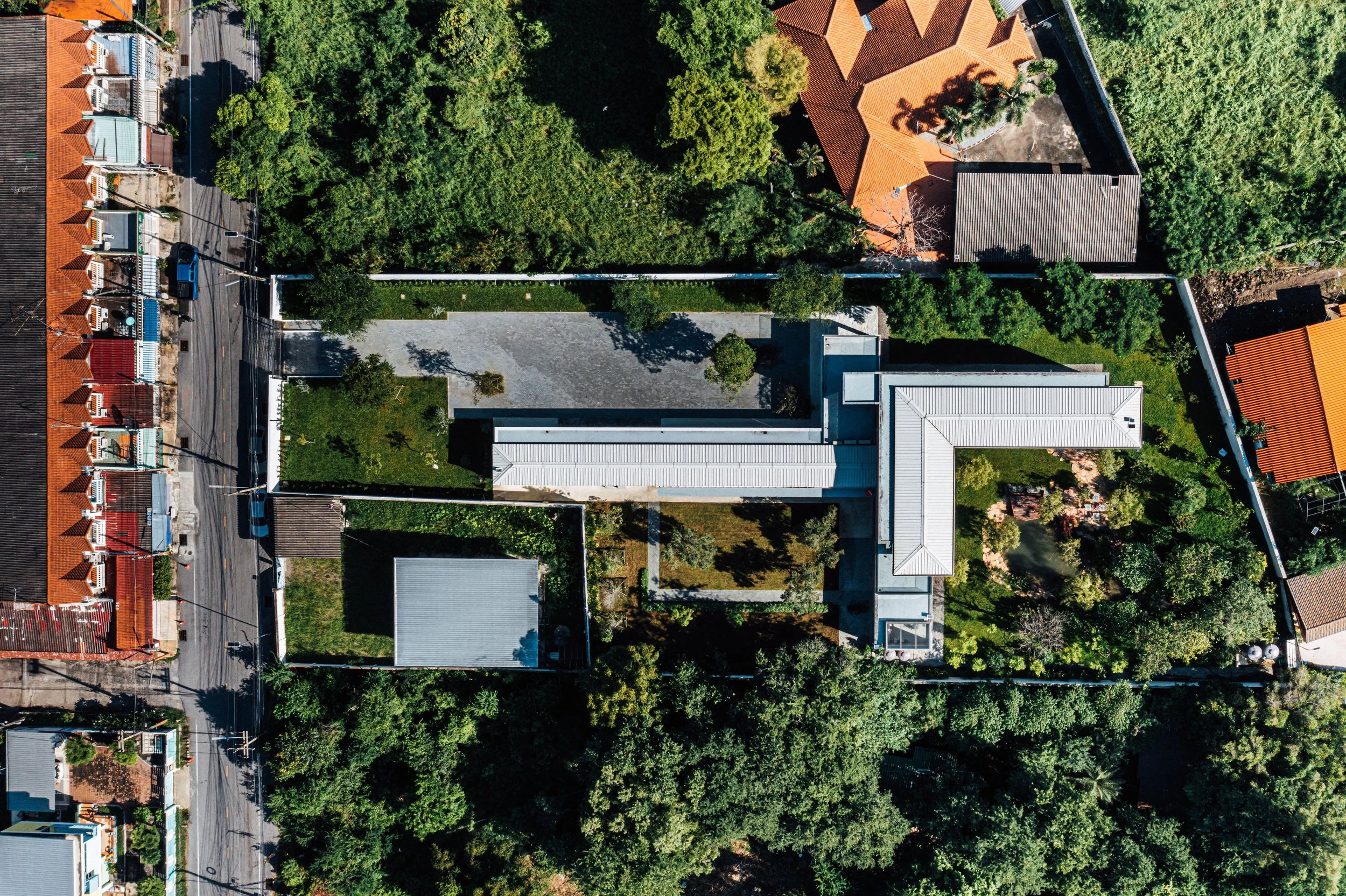 Double-L House — PAVA