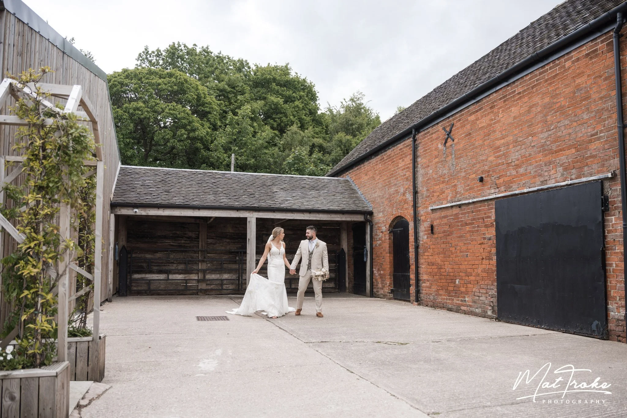 Hanbury Wedding Barn Natural Relaxed Photography — Mat Troke Photography