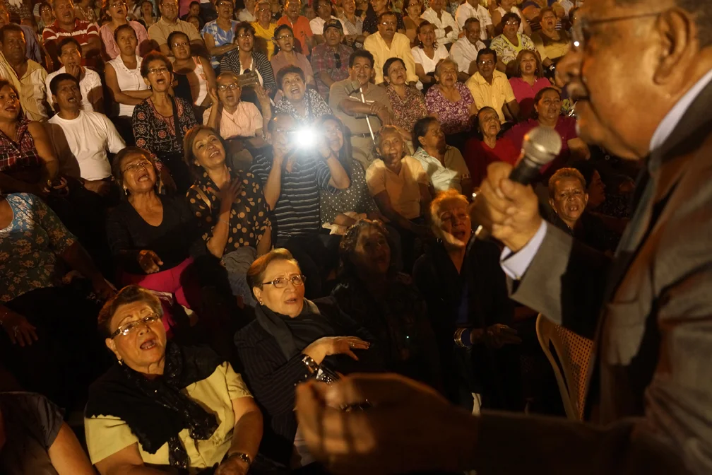 PASILLO ECUATORIANO — Karla Gachet