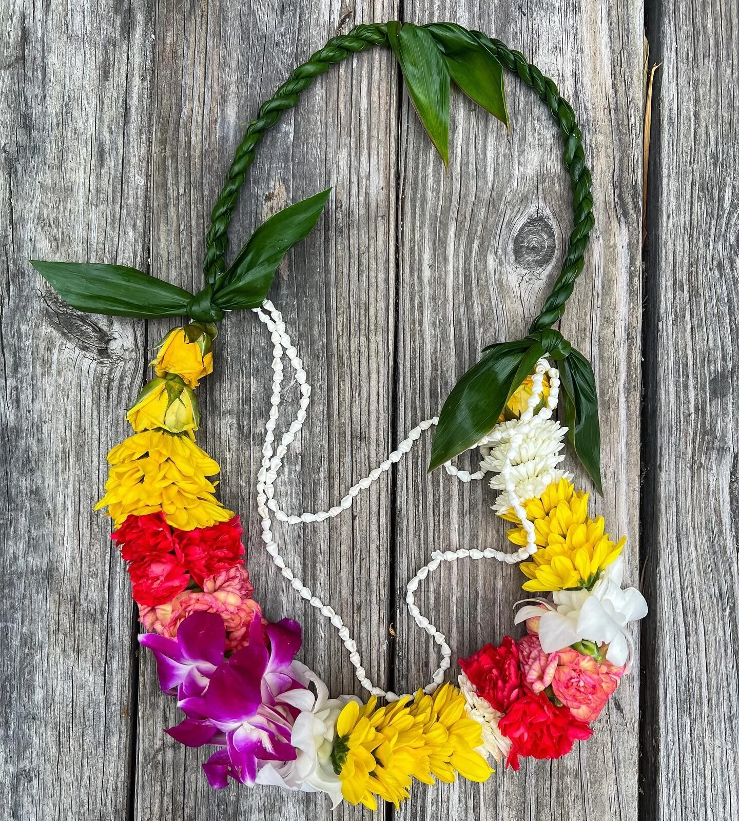 Shore Lei - Fresh Flower Lei and Tropical Arrangements