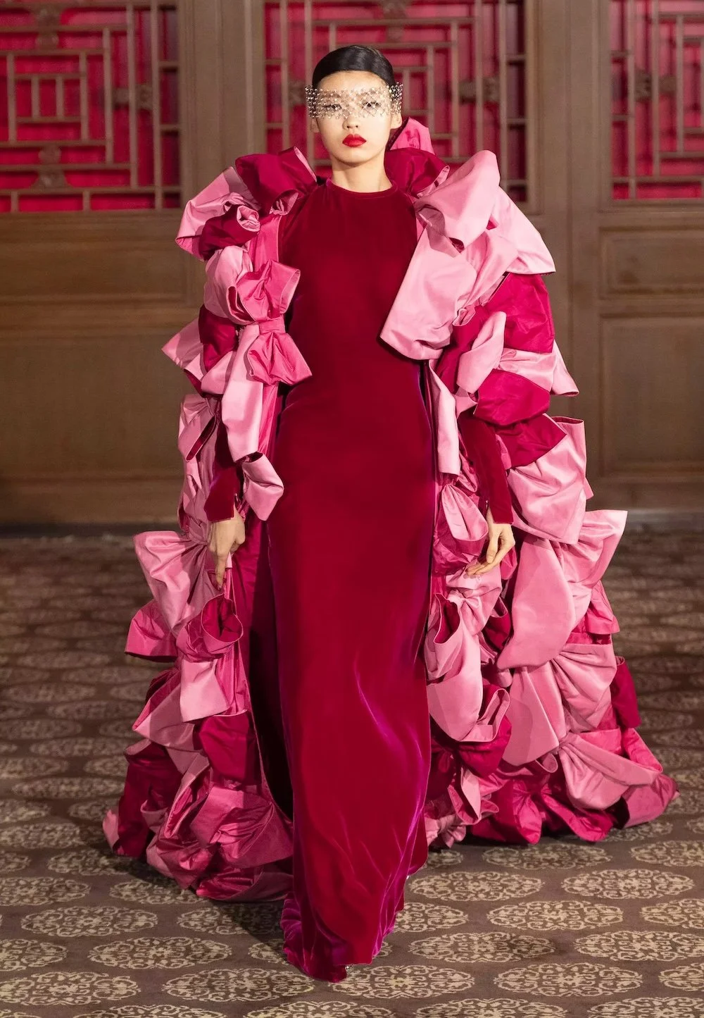 10 Iconic Valentino Runway Looks to Inspire Your Valentine's Day Fit ...