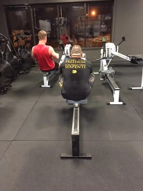 přes lepenková krabice smutný wreck bag run Poučit Politický Integrovat