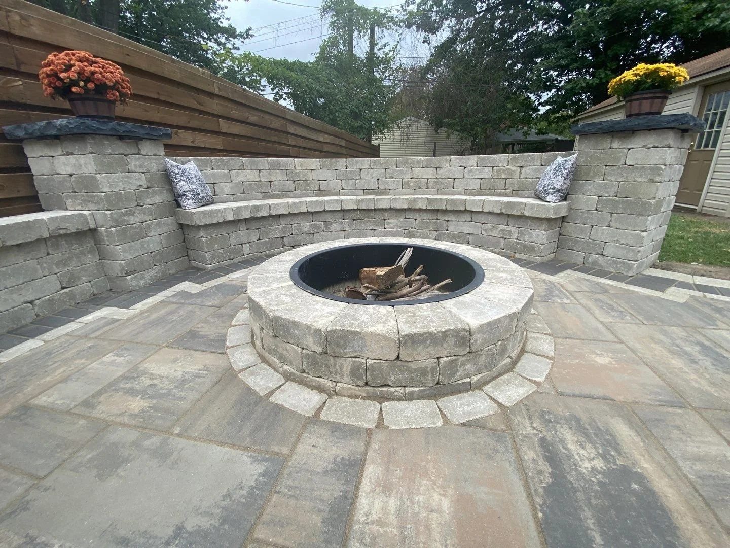 Firewood Storage Tips for Outdoor Fireplaces | Short & Long Term ...