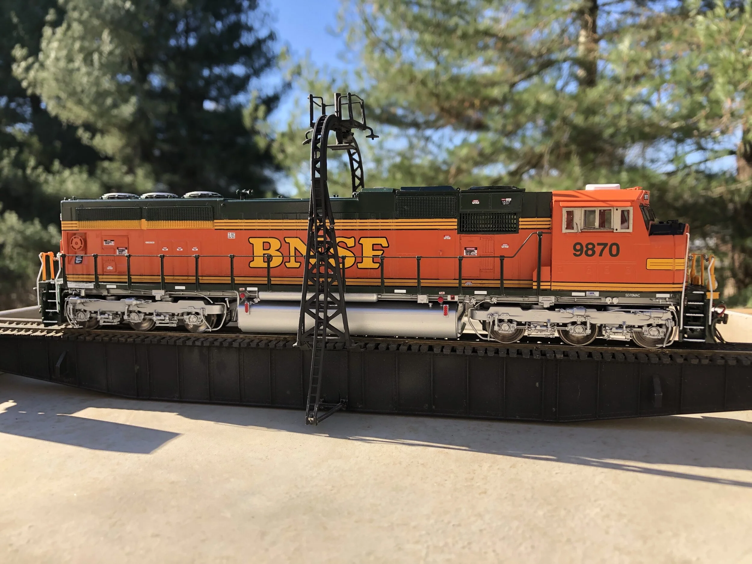 BNSF SD70MAC HO Scale — BCHIN LOCOMOTIVES