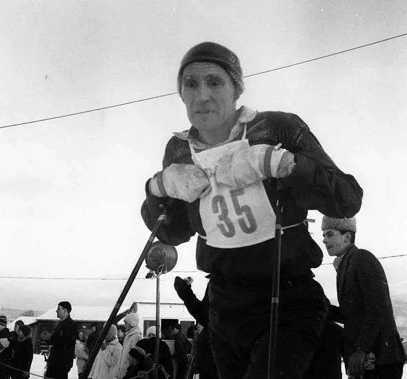 The Longines Watches Awarded at The 1952 Winter Army Championships in ...