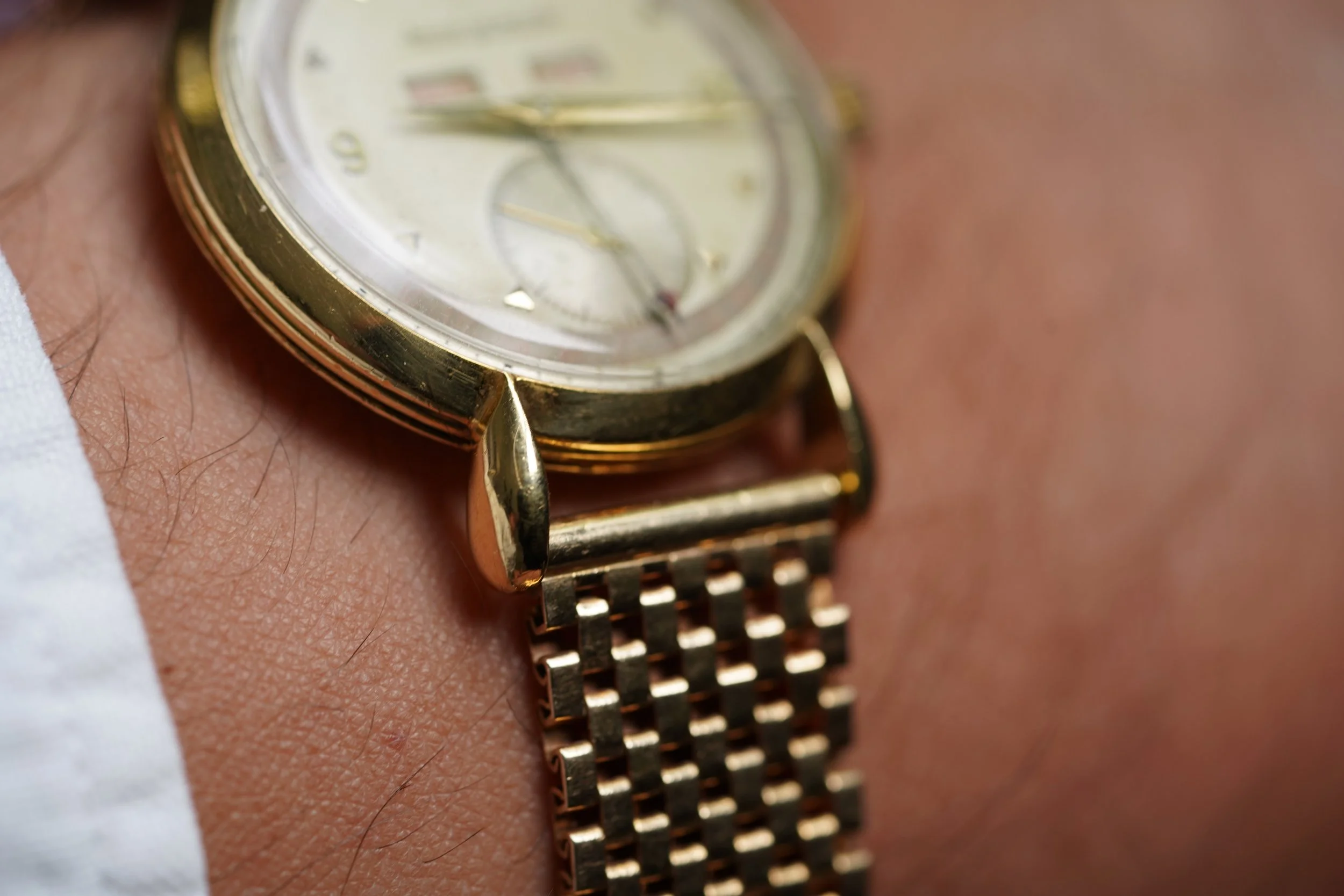 Jaeger-LeCoultre Reference 2721 Calendar Model in 18K Yellow Gold Unpolished — Wind Vintage