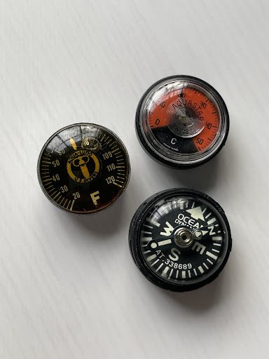 Collector's Guide: Vintage Dive Gauges — Wind Vintage