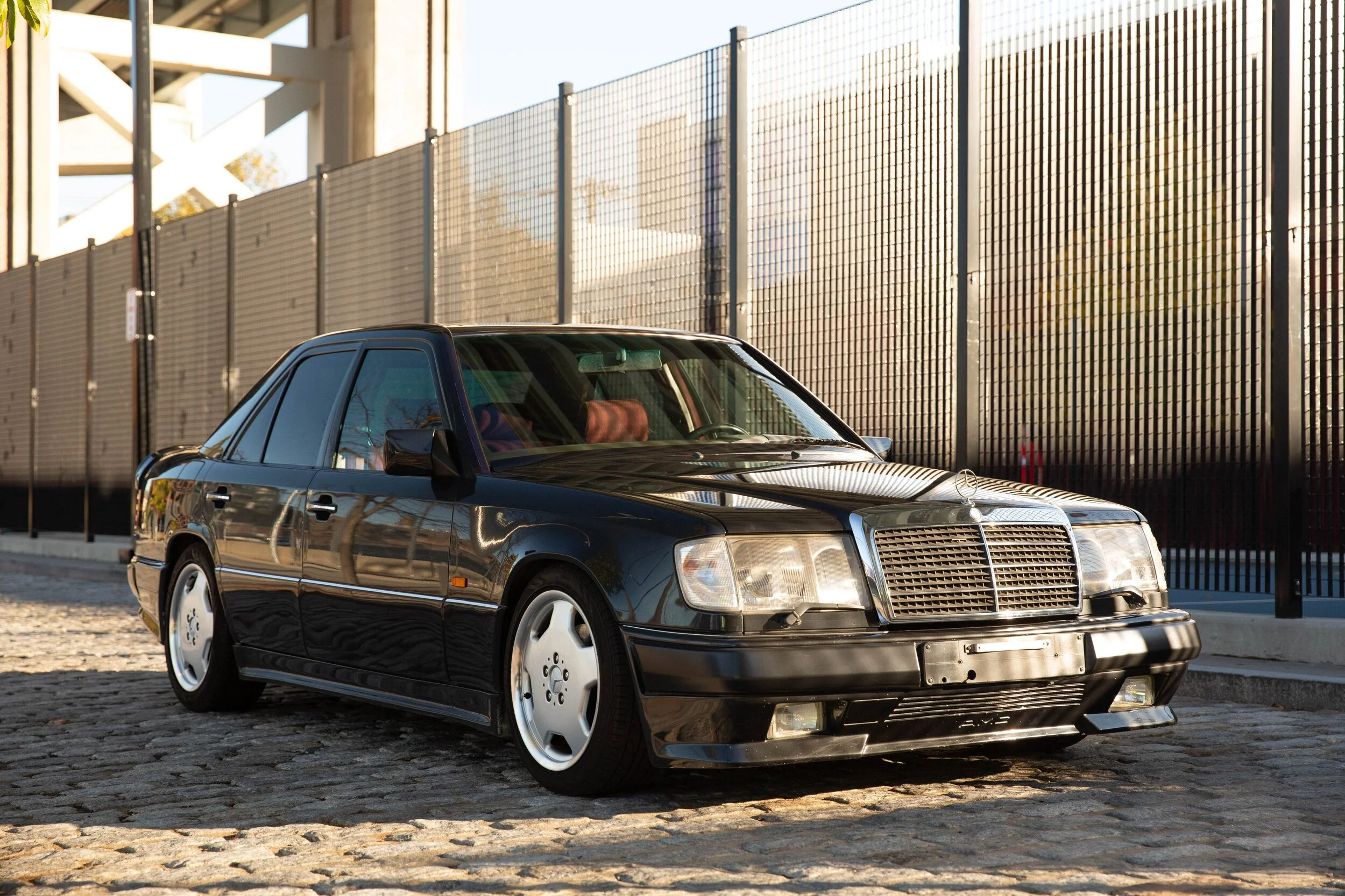 1990 Mercedes-Benz 300E 24V
