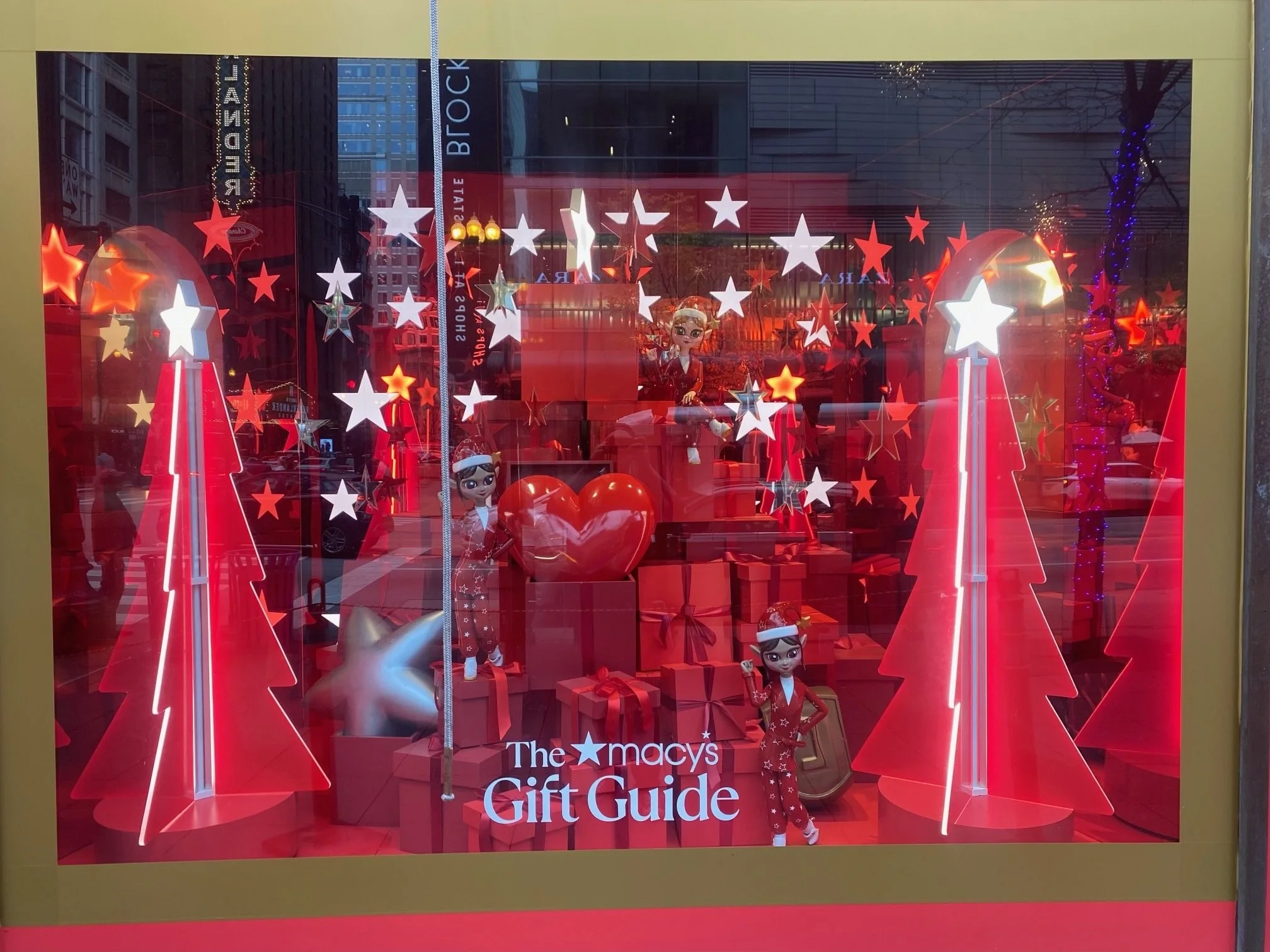 MACYS CHICAGO HOLIDAY WINDOWS 2024 — Gavin Kelly