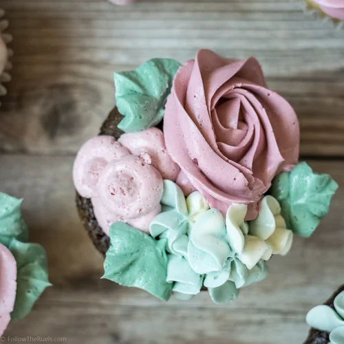 How to Make Floral Inspired Cupcakes — Honey Blonde