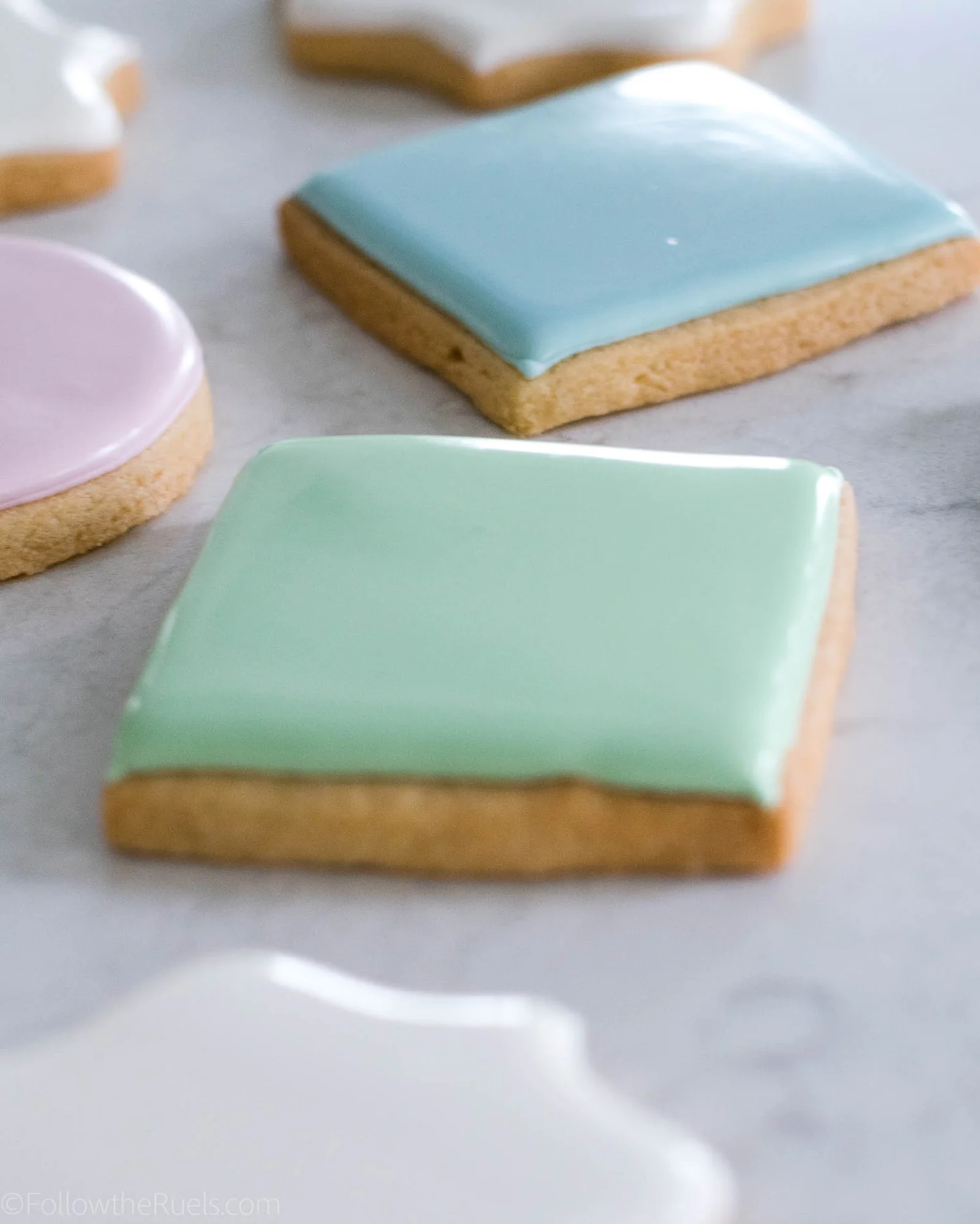 How to Pipe Perfect Icing — Honey Blonde