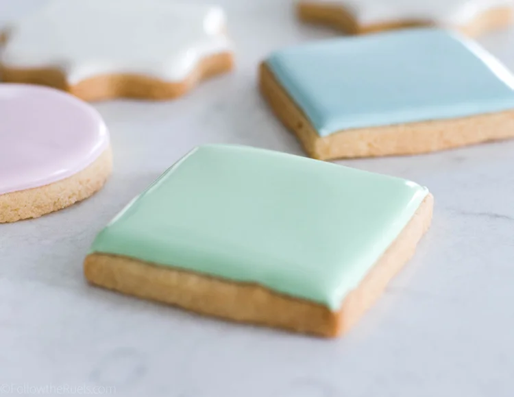 How to Pipe Perfect Icing — Honey Blonde