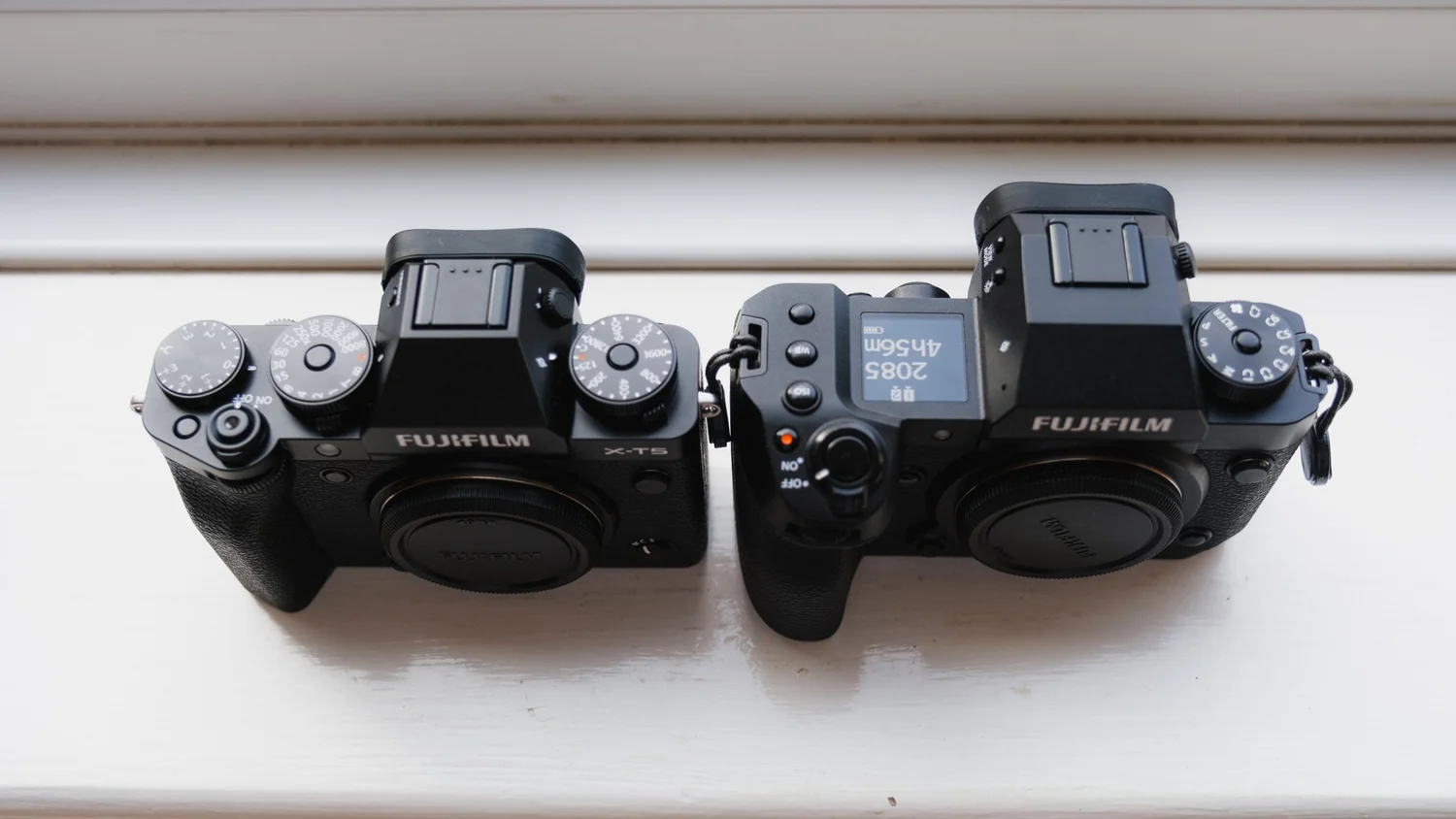 Fujifilm XT5 vs XH2 - Which Is Best For You? — Roman Fox