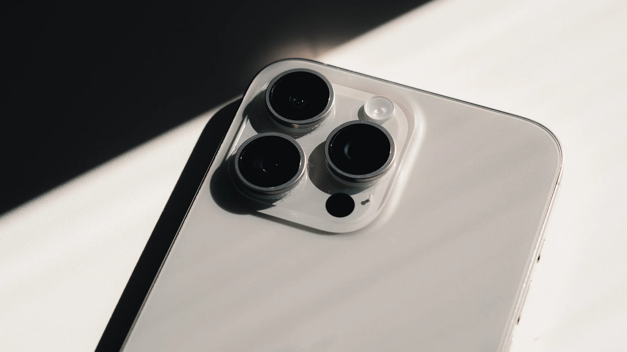 iPhone 15 Pro Max Camera Review — Roman Fox