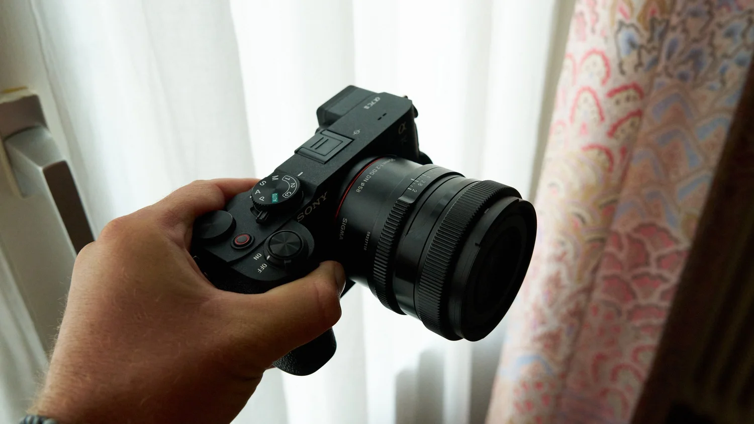 Sony 40mm f2.5 G VS Sigma 35mm f2 DG DN Contemporary — Roman Fox