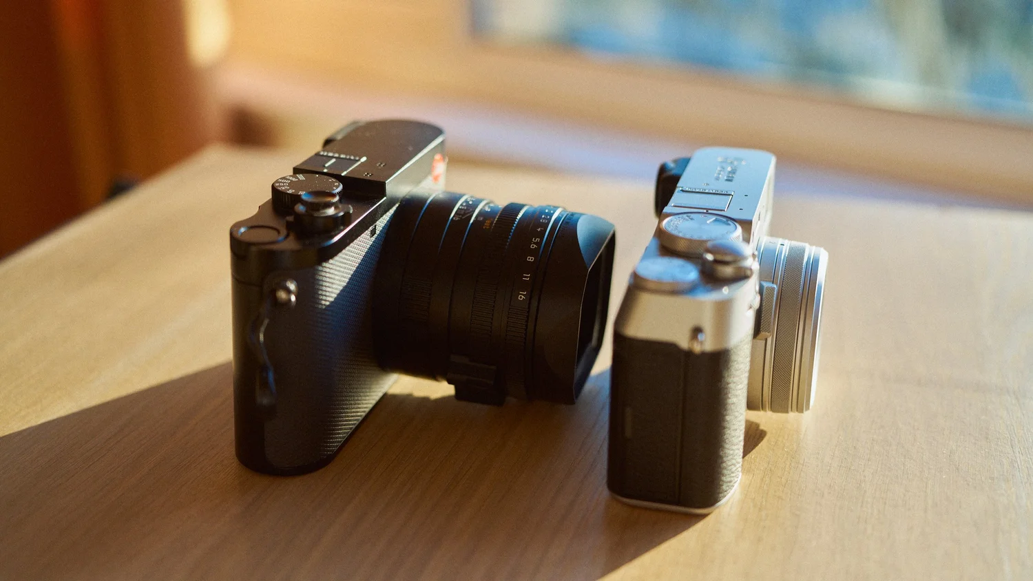 Leica Q3 43 vs Fujifilm X100VI — Roman Fox