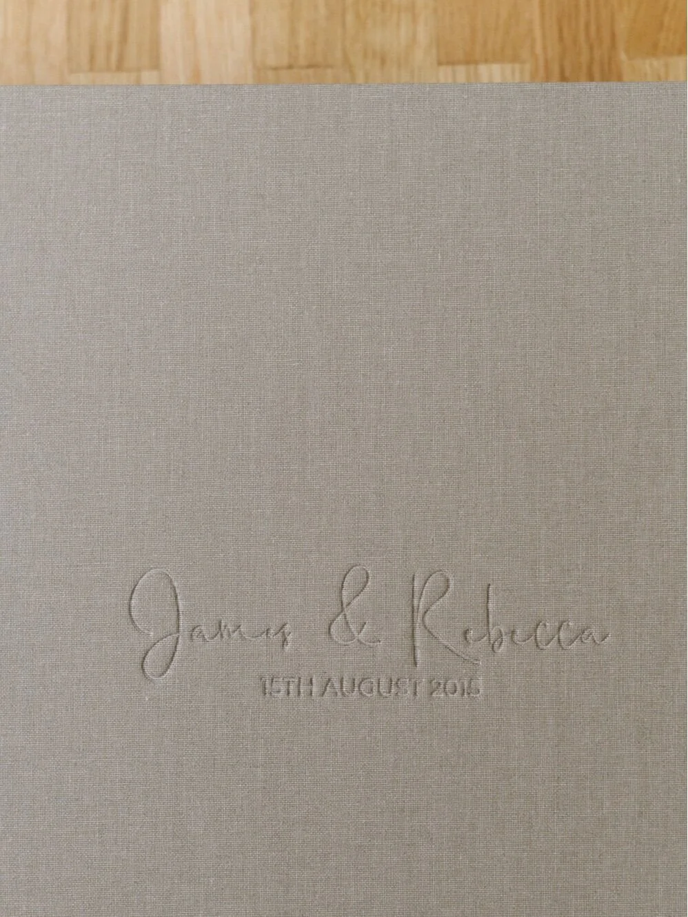 A guide to making your wedding album with us