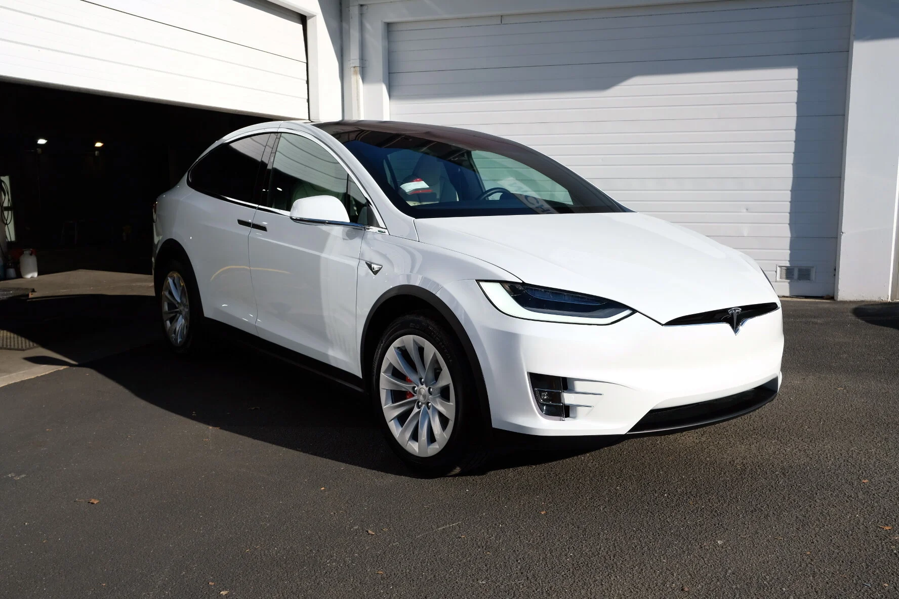 2020 Tesla Model X (Multicoat White) — DETAILERSHIP™