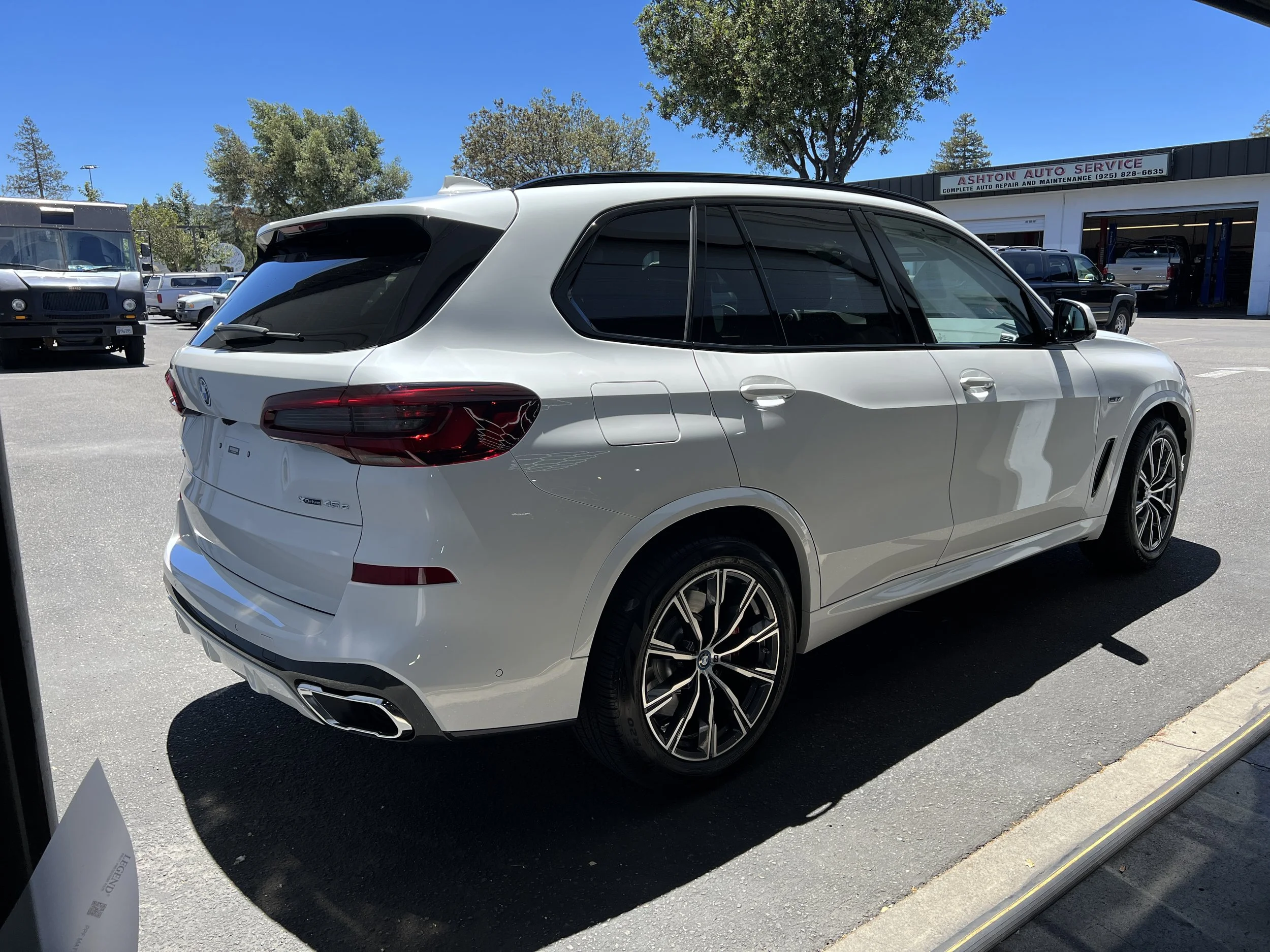 2022 BMW X5e (Mineral White) — DETAILERSHIP™