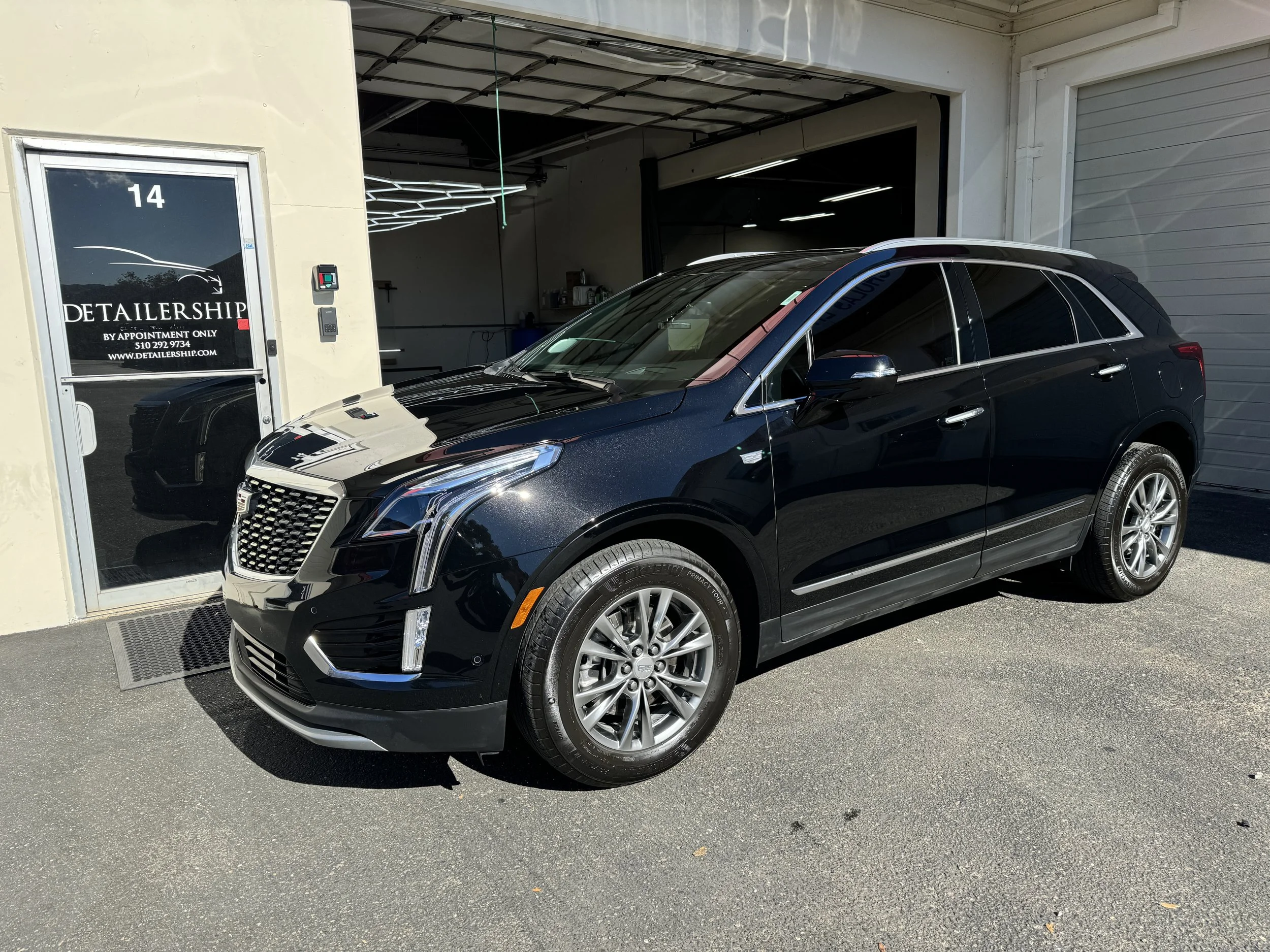 2022 Cadillac XT5 (Stellar Black Metallic) — DETAILERSHIP™