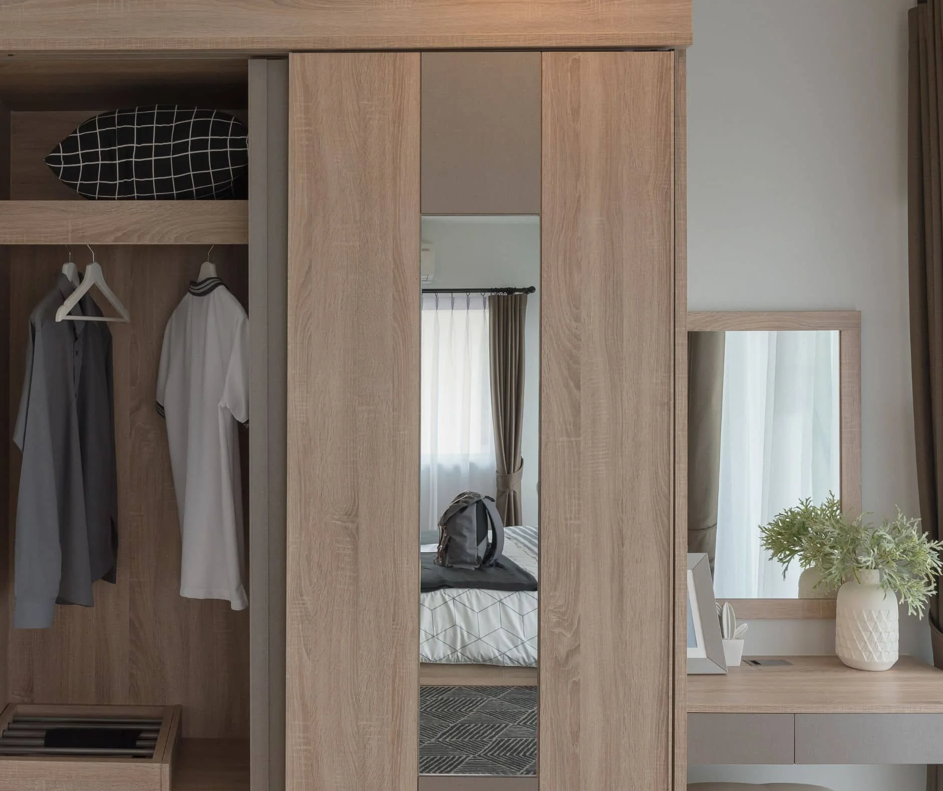 Best Closet Systems, Walk-In Closets & Best Closet Organizers