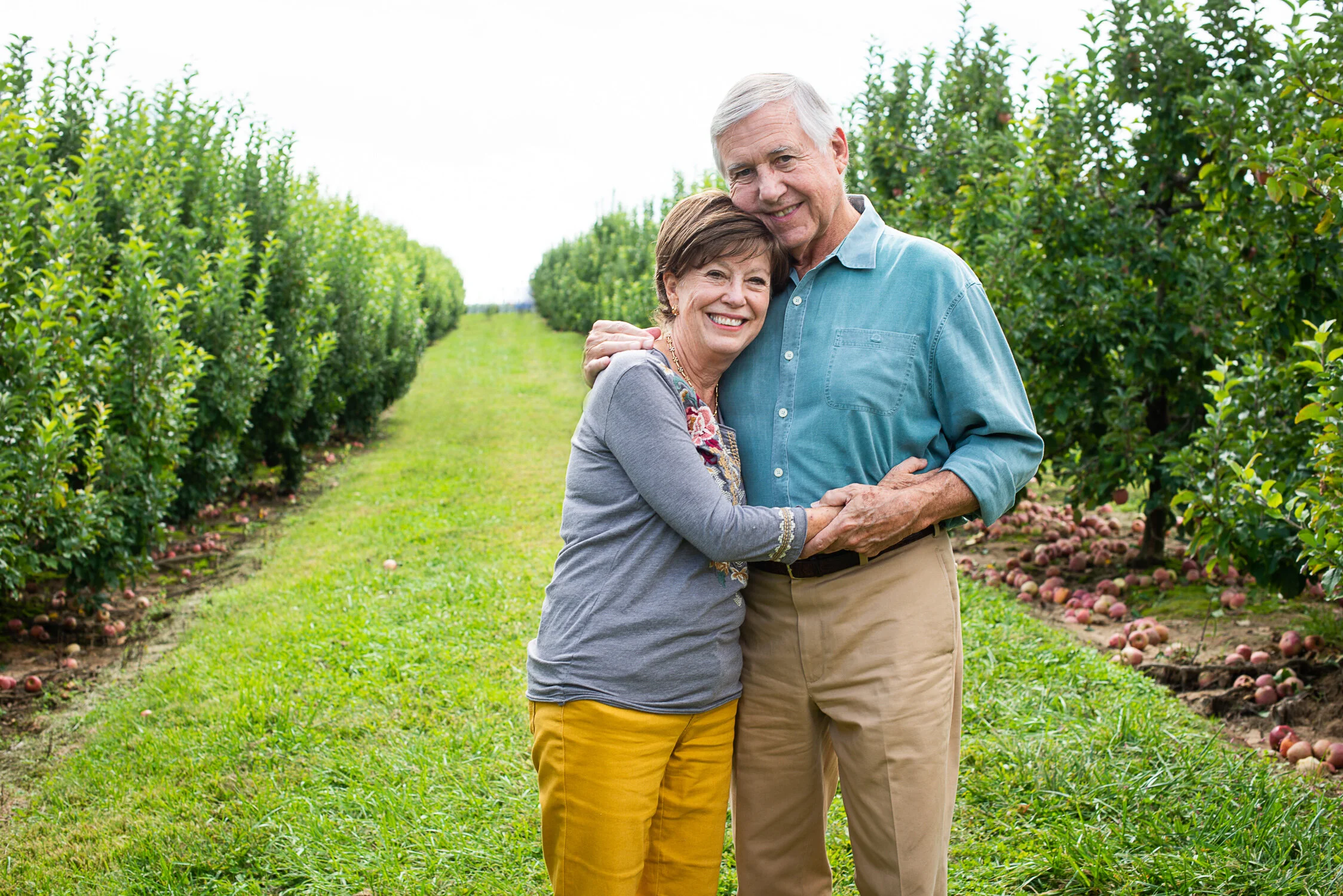 Lake Lure Photography: Family Portrait at Stepp's Hillcrest Apple ...