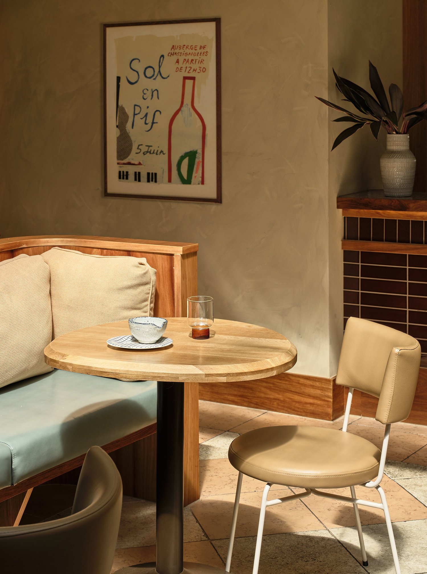 Earlwood Hotel — FIVE FOOT ONE DESIGN
