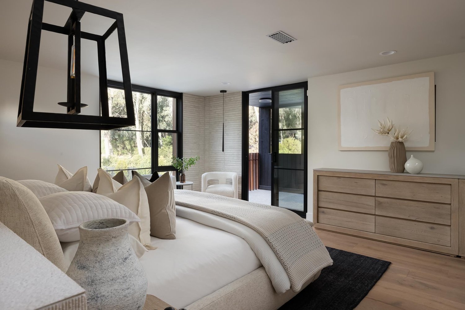 The Airbnb Aesthetic: Designing Spaces That Earn 5-Star Reviews ...