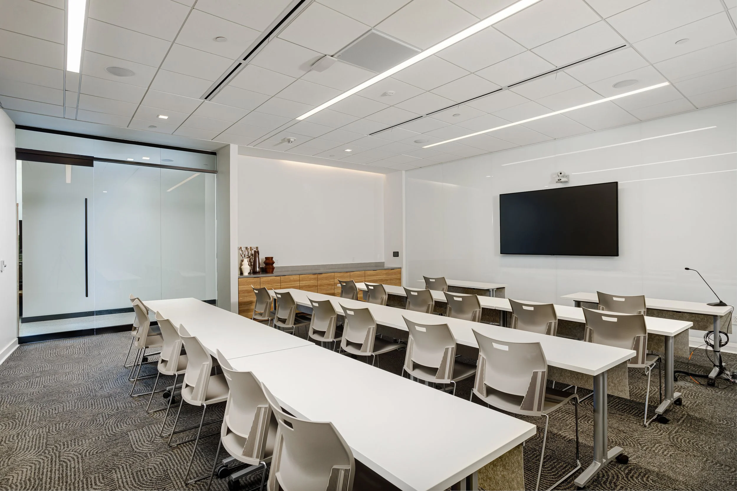 Amenities — Moore Bldg