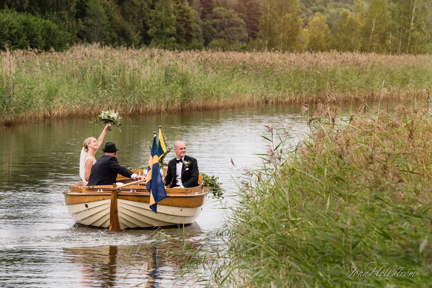 Stockholm Wedding photographer at Ingaro church and Saby Sateri — Hellström