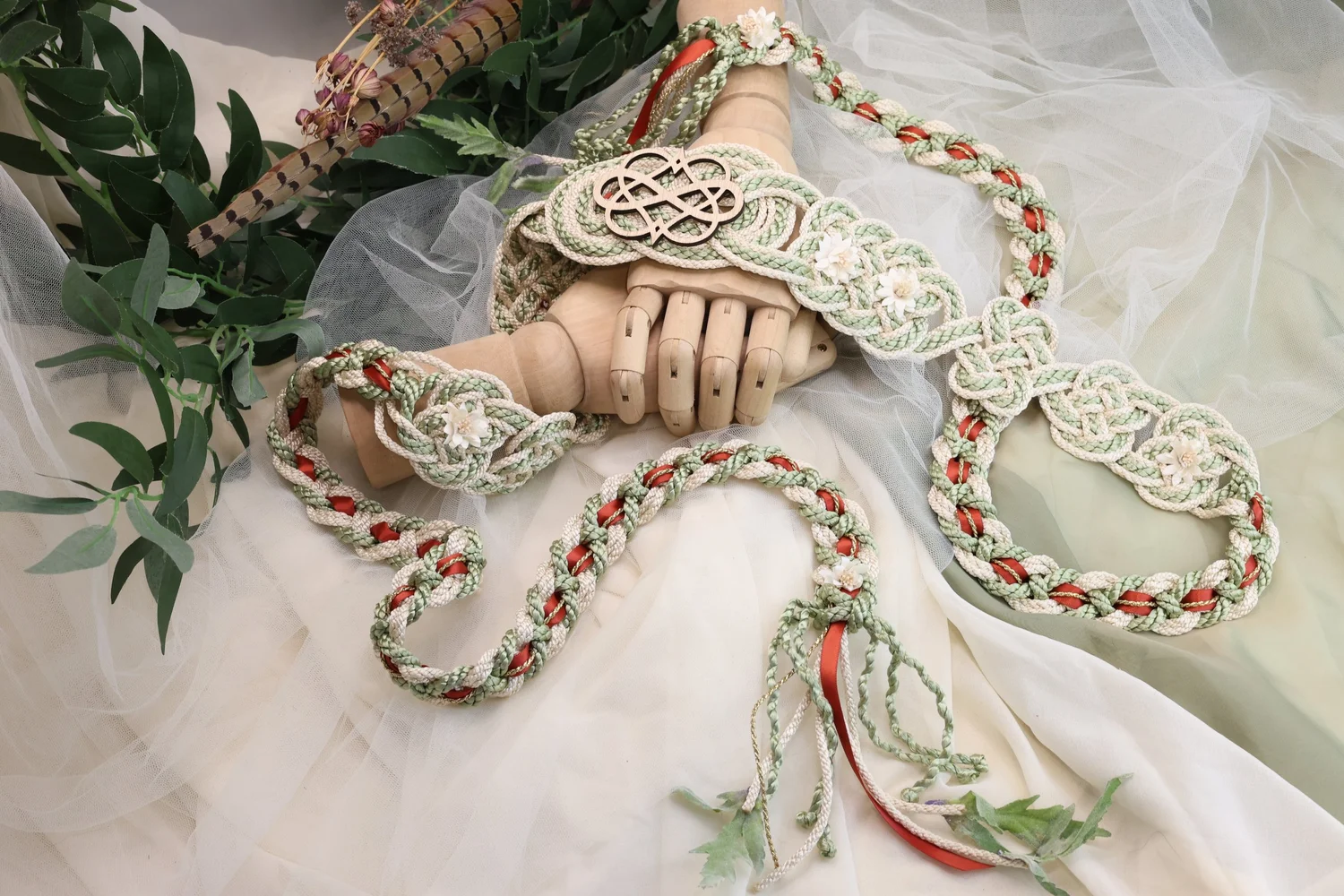A guide to polygamous handfasting ceremonies — Ceotha - Handfasting Cords