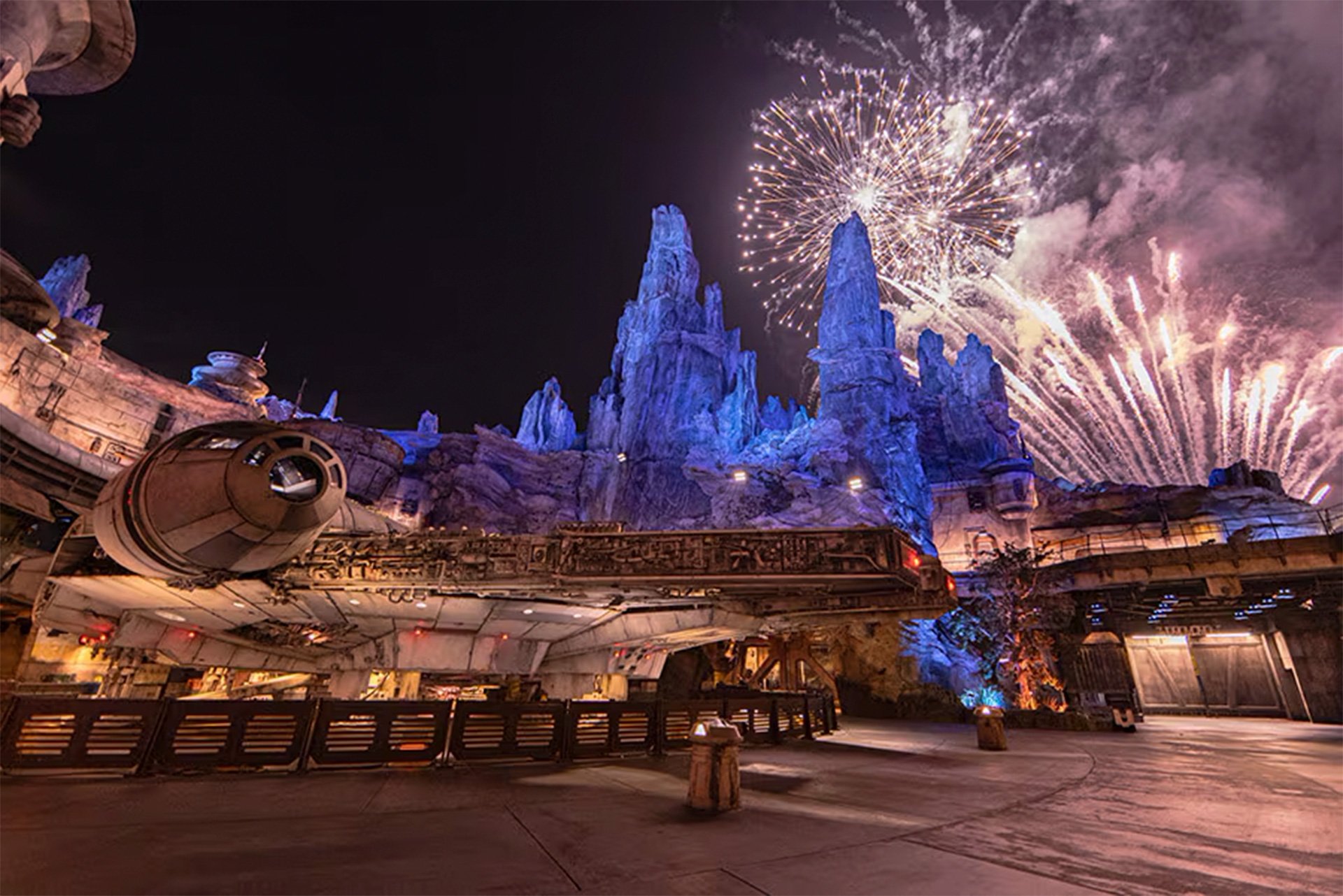 Full cycle for “Fire of the Rising Moon” at Disneyland — Jerome Leroy ...