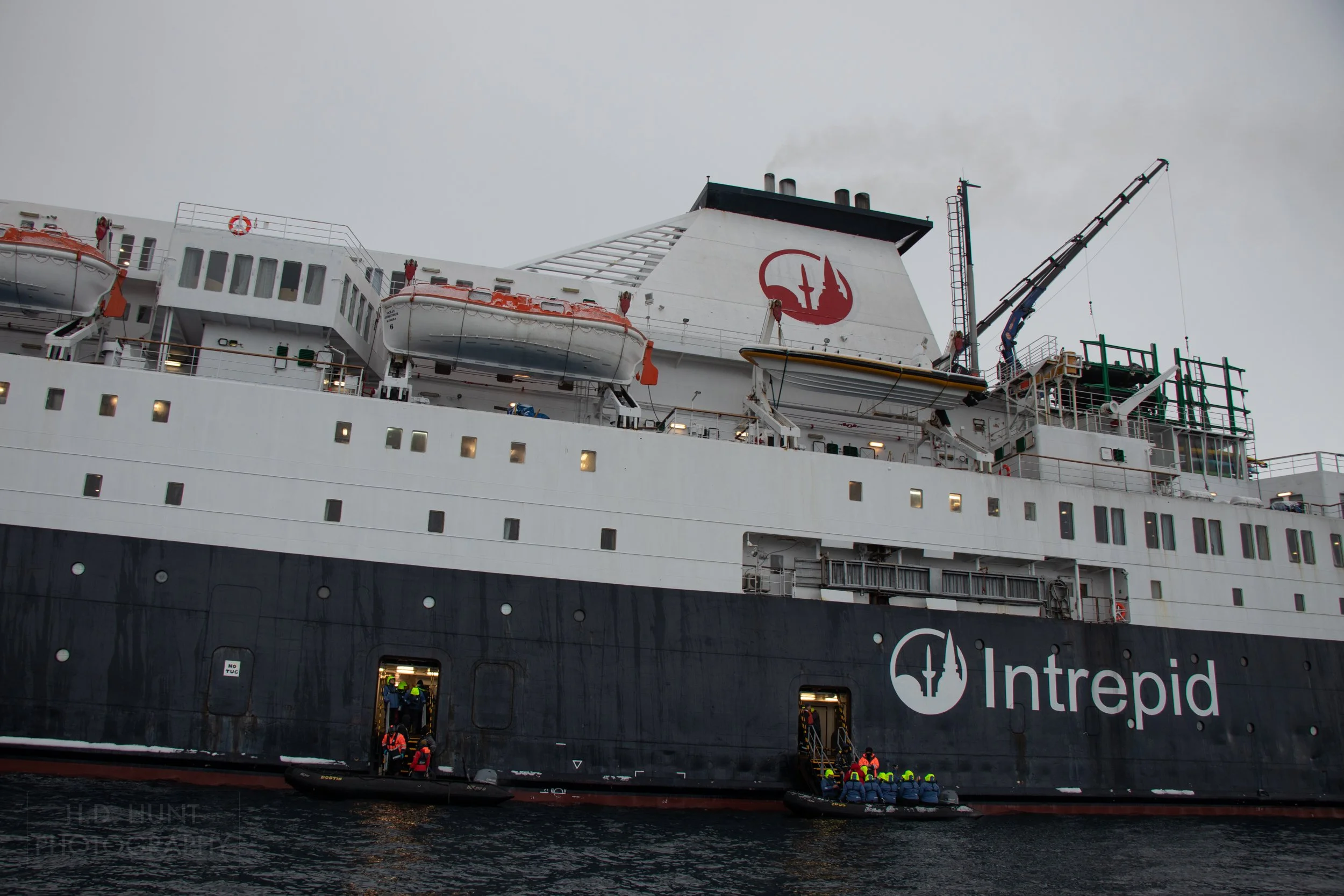 About the Best of Antarctica Cruise on Ocean Endeavour with Intrepid ...