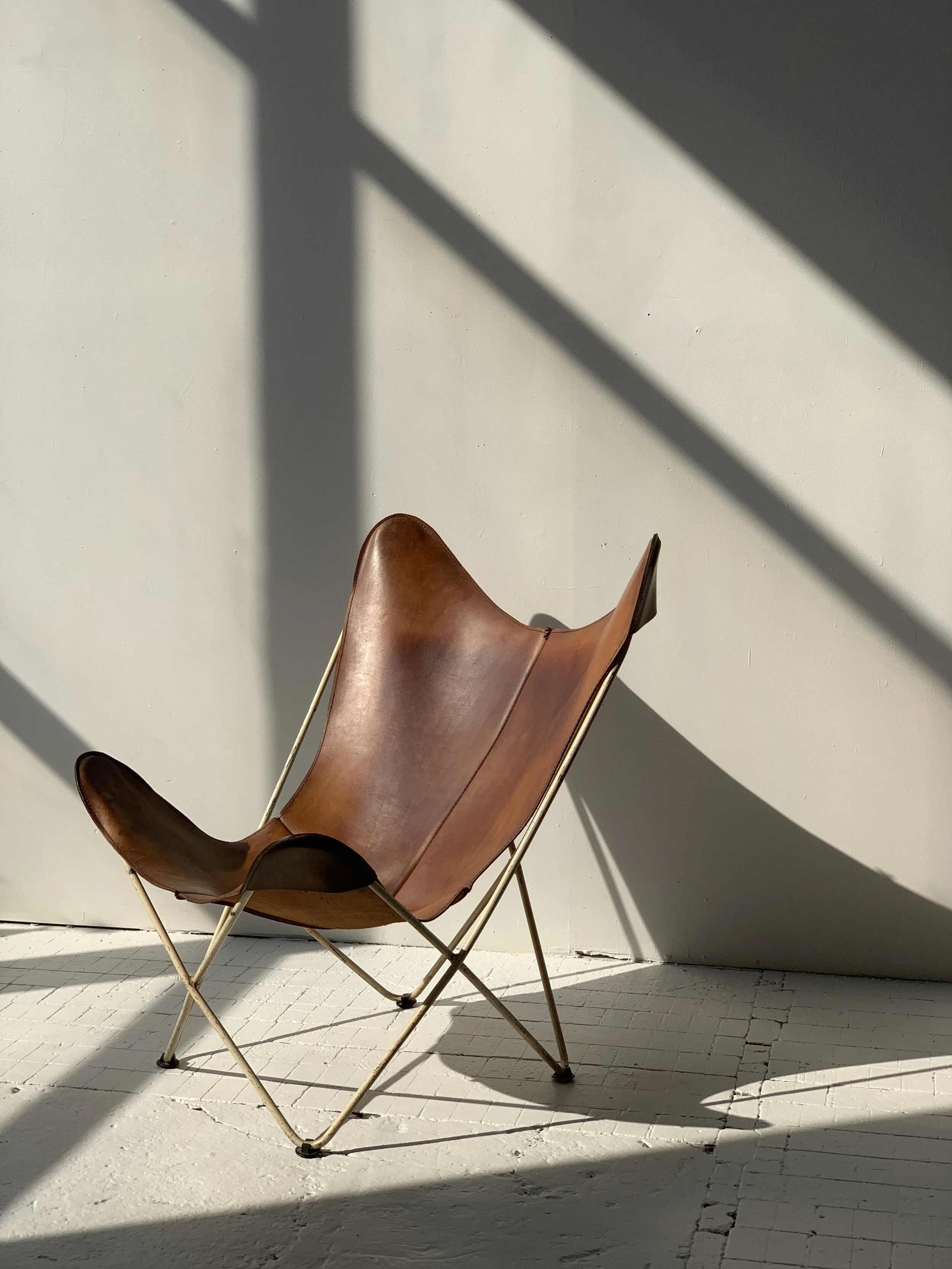 The Story Behind The Iconic Butterfly Chair Design Architectural Digest ...