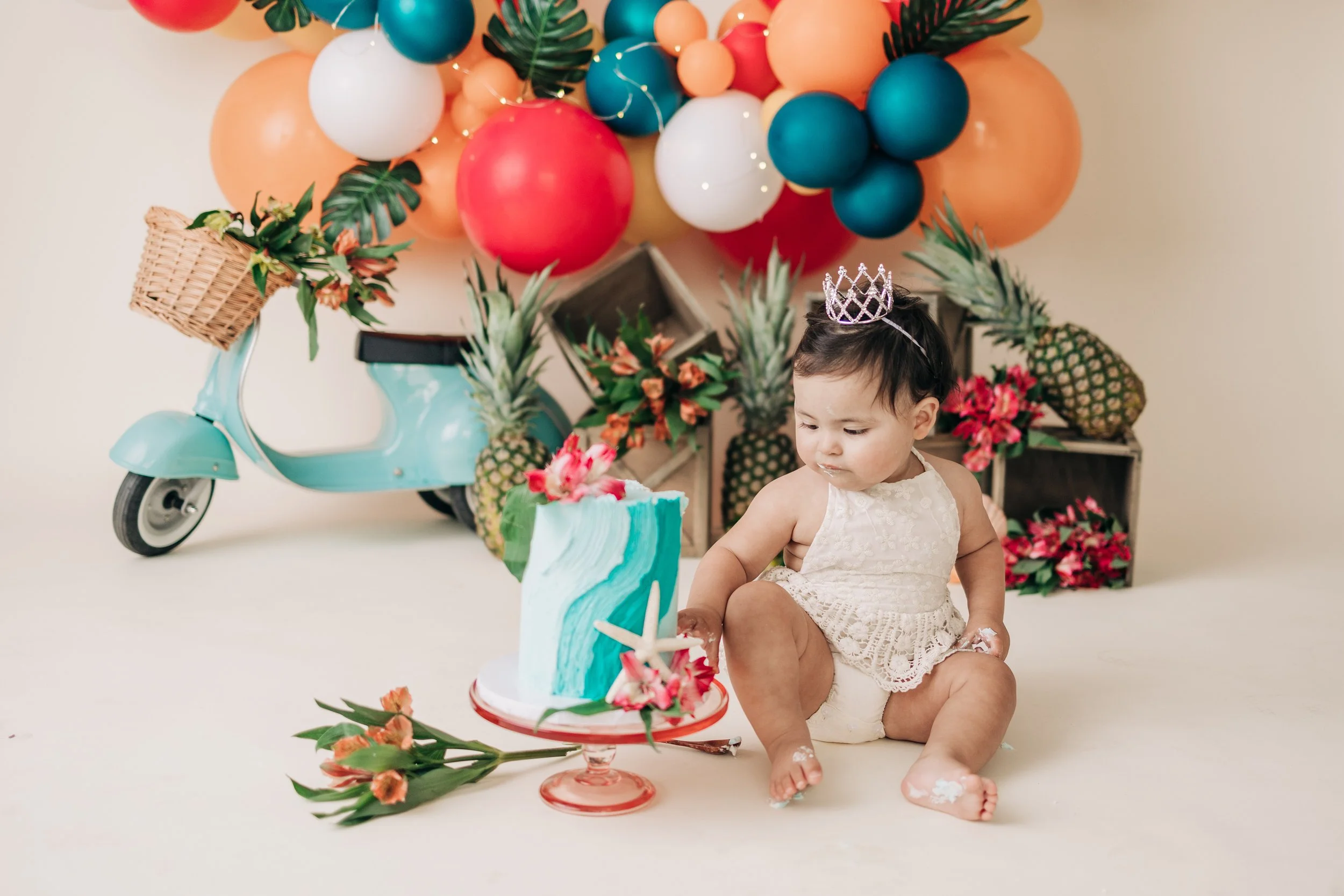 Hawaiian Luau Cake Smash : Best First Birthday Themes — Rhea Ashlynn ...
