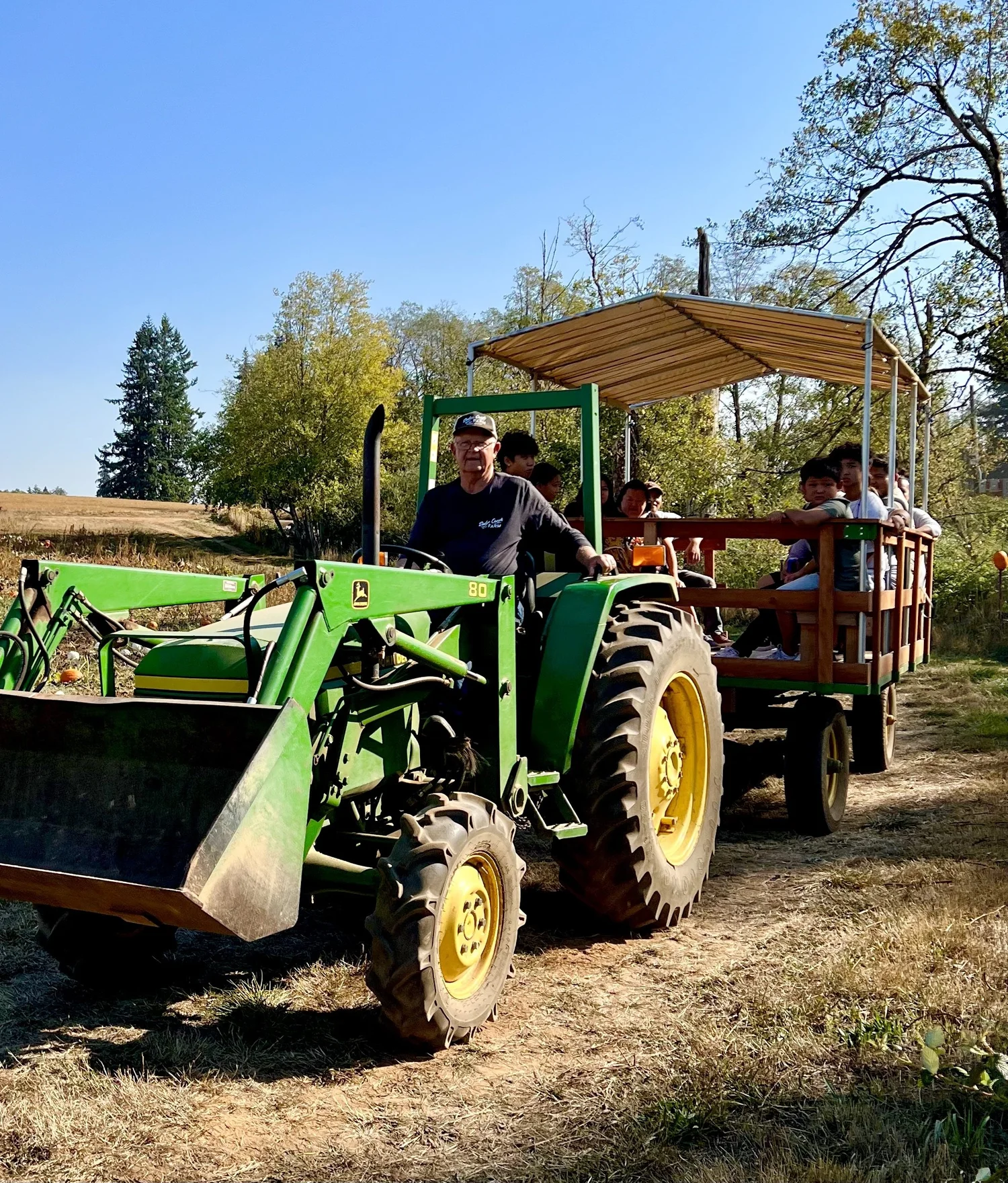 EXPERIENCE FARM LIFE