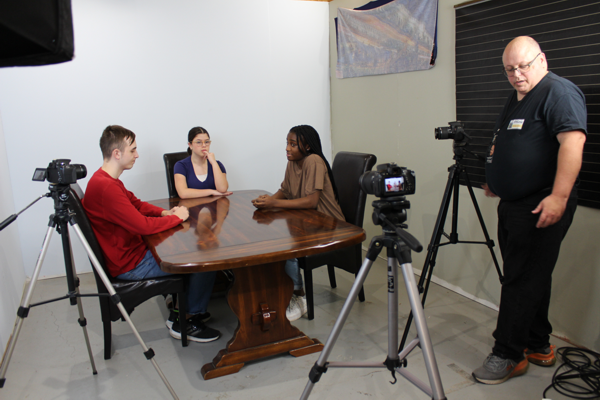 iFilmGroup support services for beginner and new actors and crew.