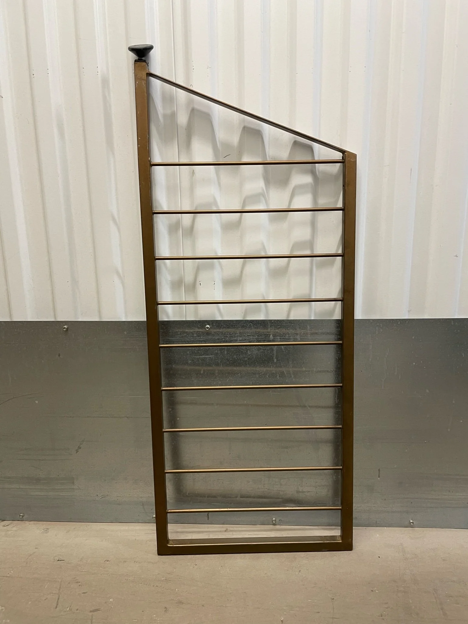 Ladderax — Modern Magpies