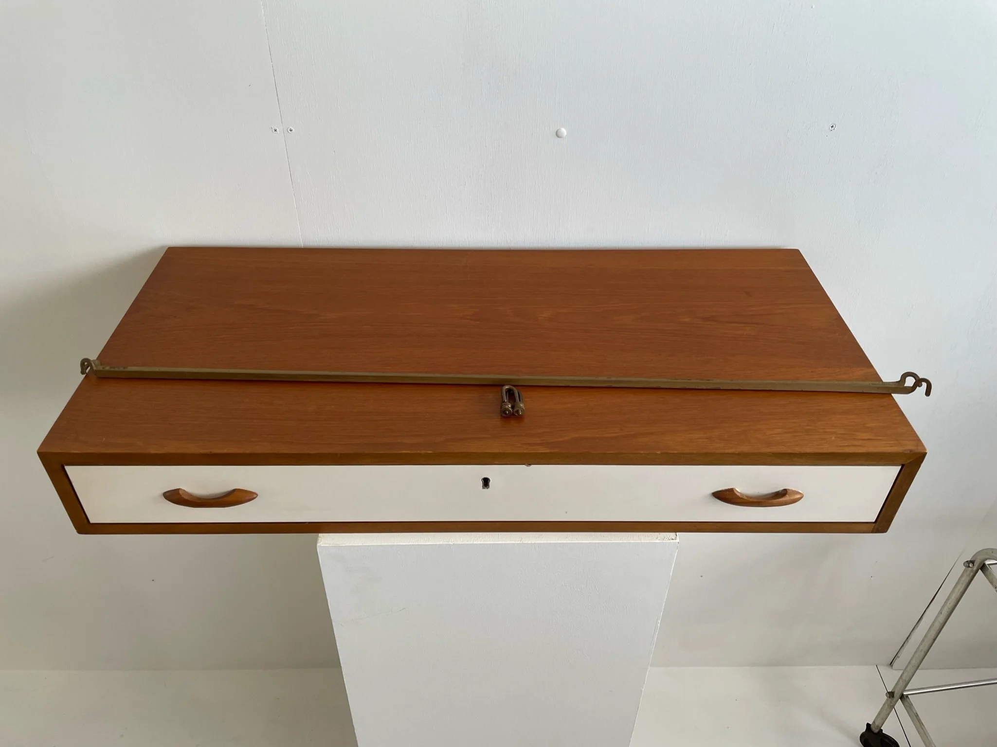 Ladderax — Modern Magpies