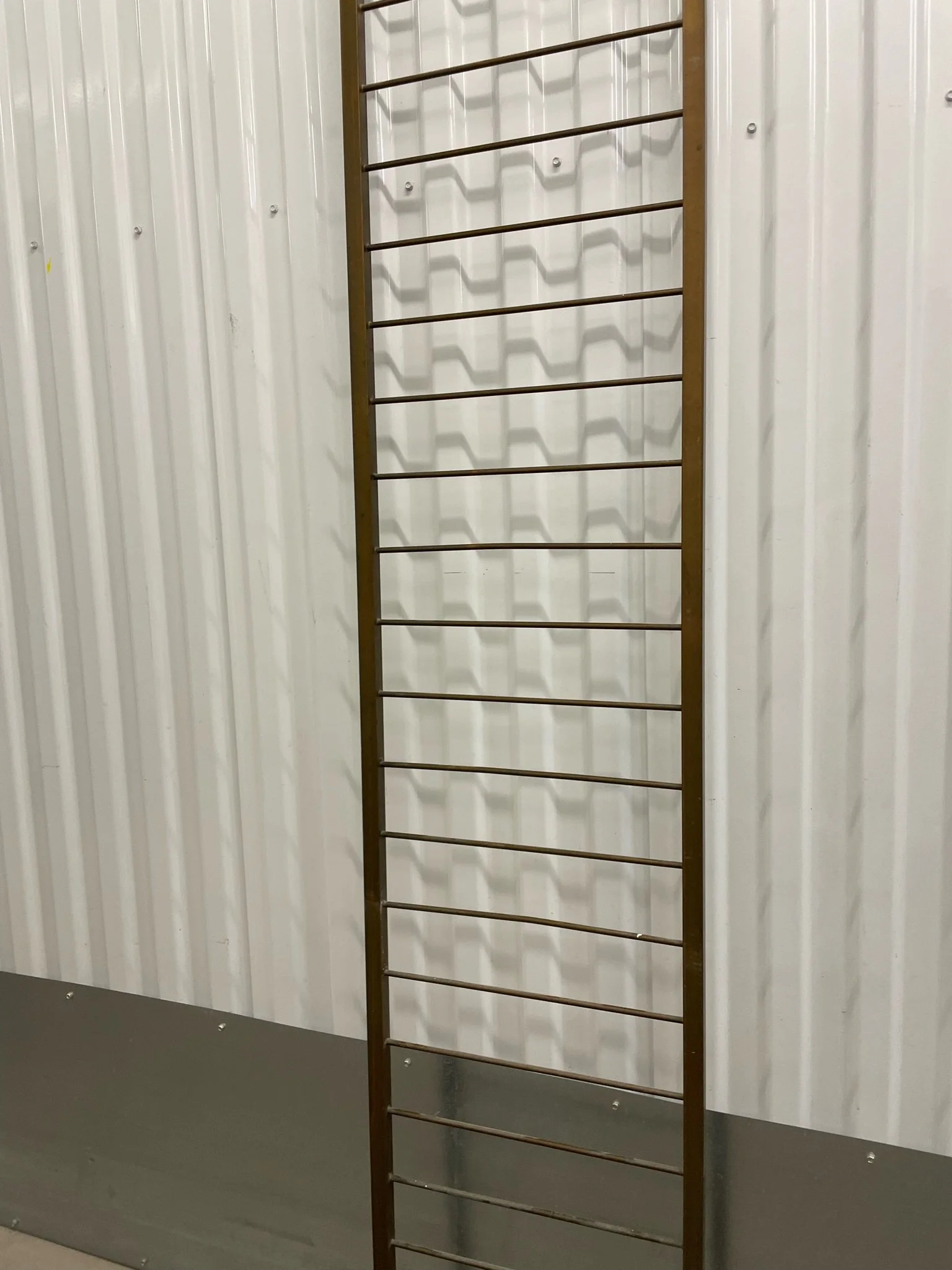 Ladderax — Modern Magpies