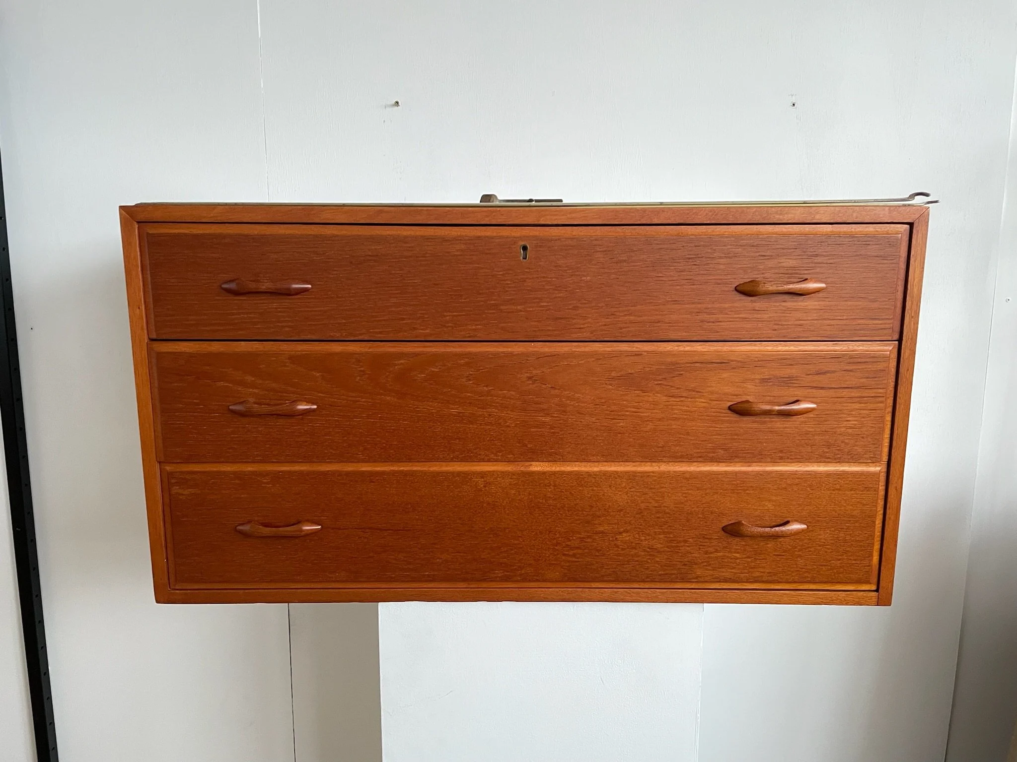 Ladderax — Modern Magpies