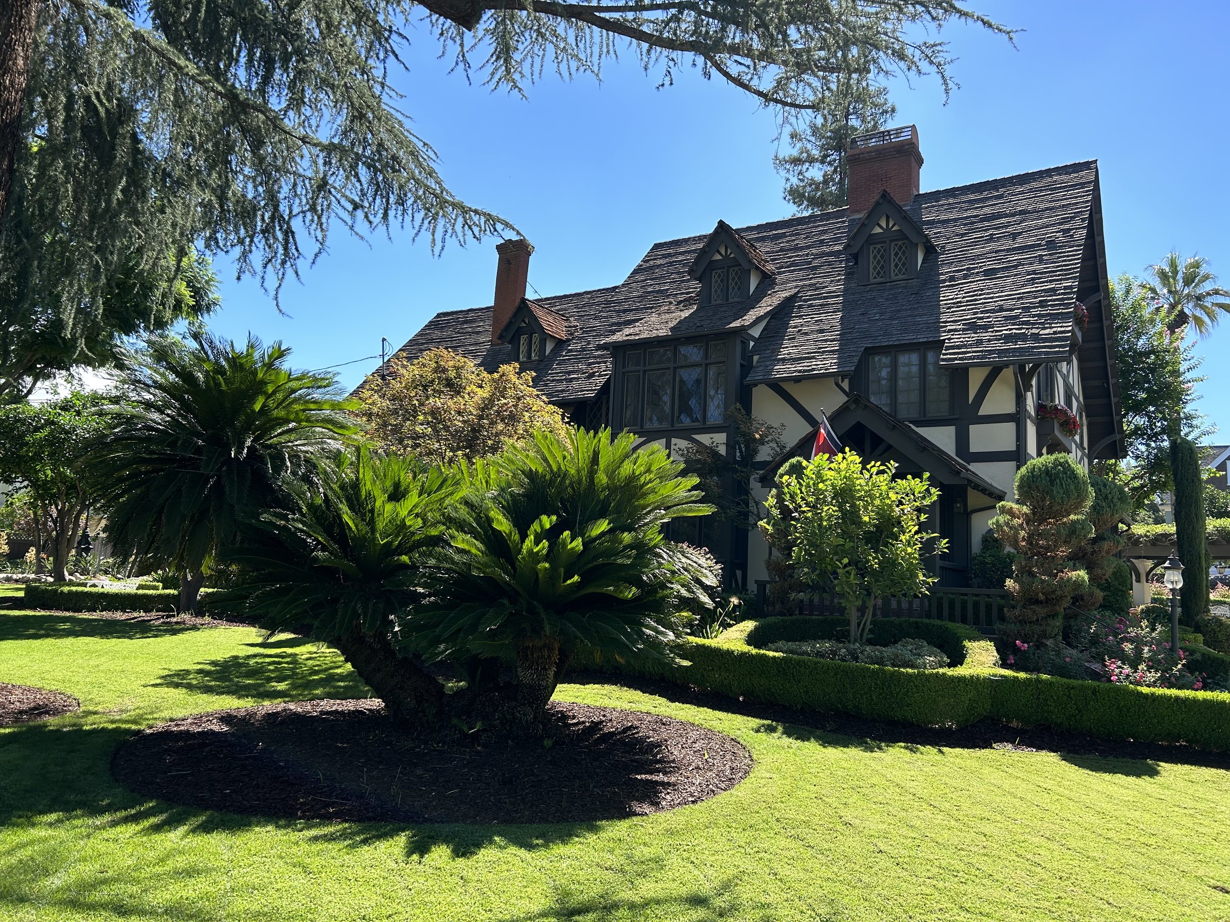 Home Tour — YMCA Holiday Home Tour