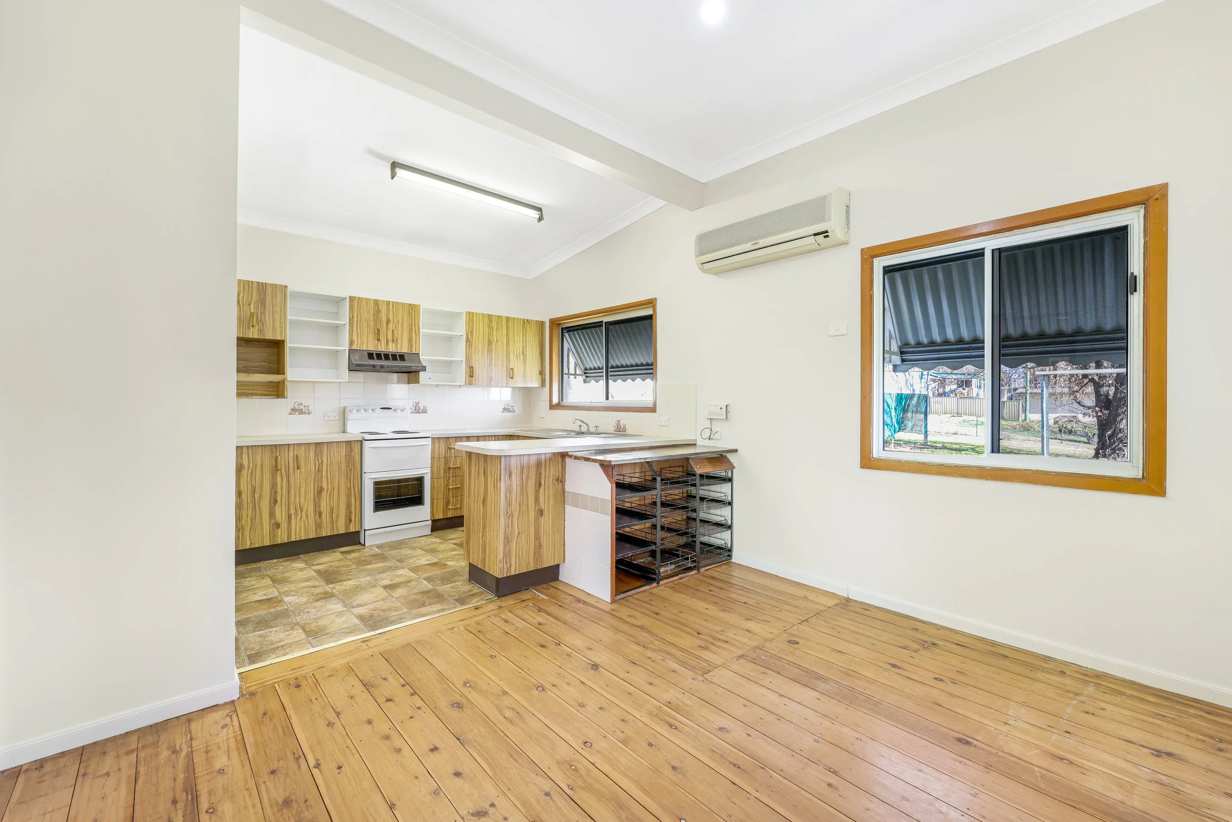 10 RAILWAY ST DETAILS — Purtle Plevey